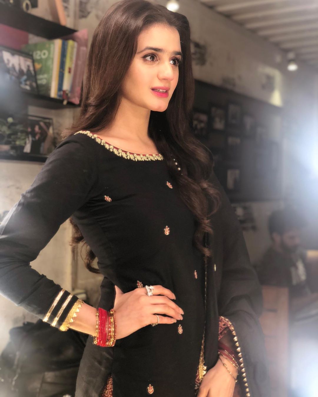 Hira Mani Wallpapers - Top Free Hira Mani Backgrounds - WallpaperAccess