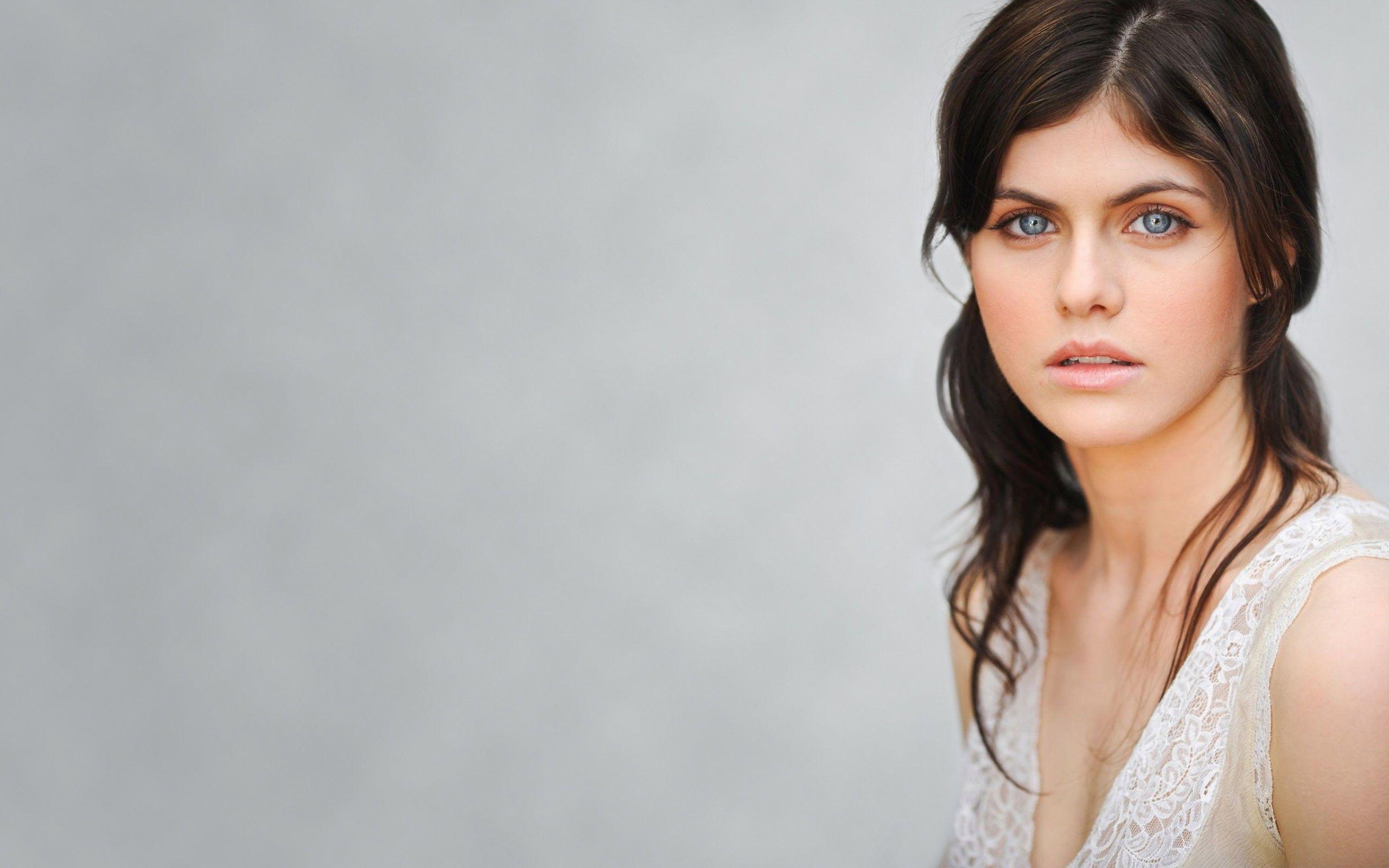 Alexandra Daddario Wallpapers - Top Free Alexandra Daddario Backgrounds ...