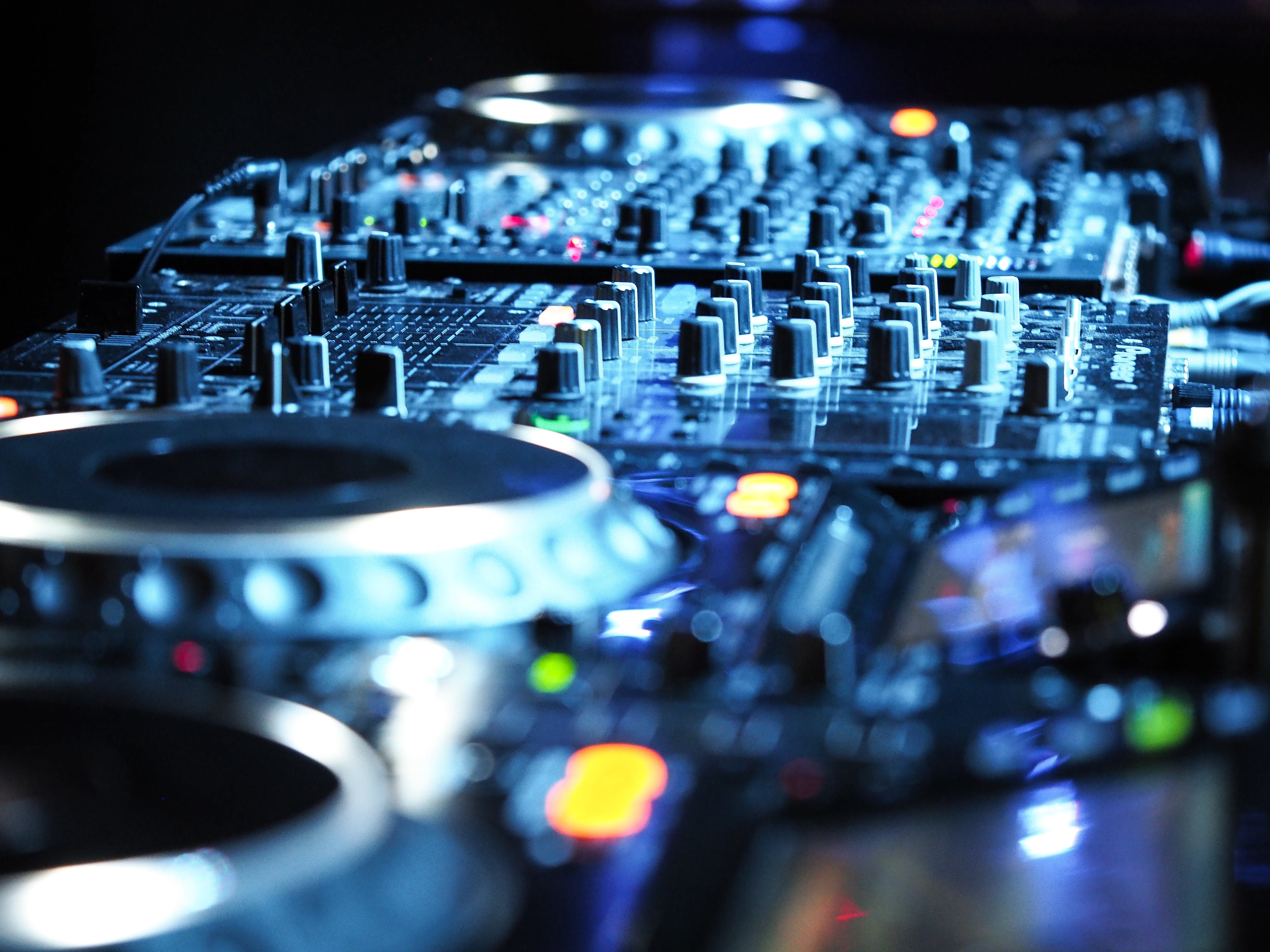 Disc Jockey Wallpapers - Top Free Disc Jockey Backgrounds - WallpaperAccess
