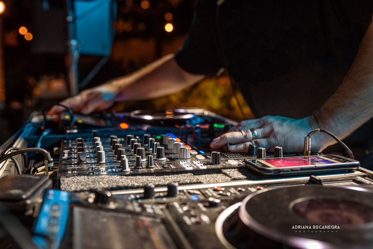 Disc Jockey Wallpapers - Top Free Disc Jockey Backgrounds - WallpaperAccess