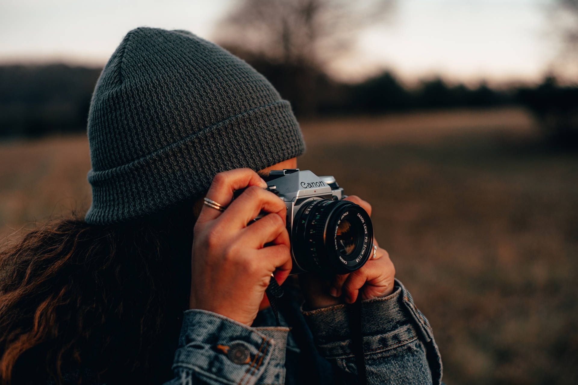 Camera Girl Wallpapers - Top Free Camera Girl Backgrounds - WallpaperAccess