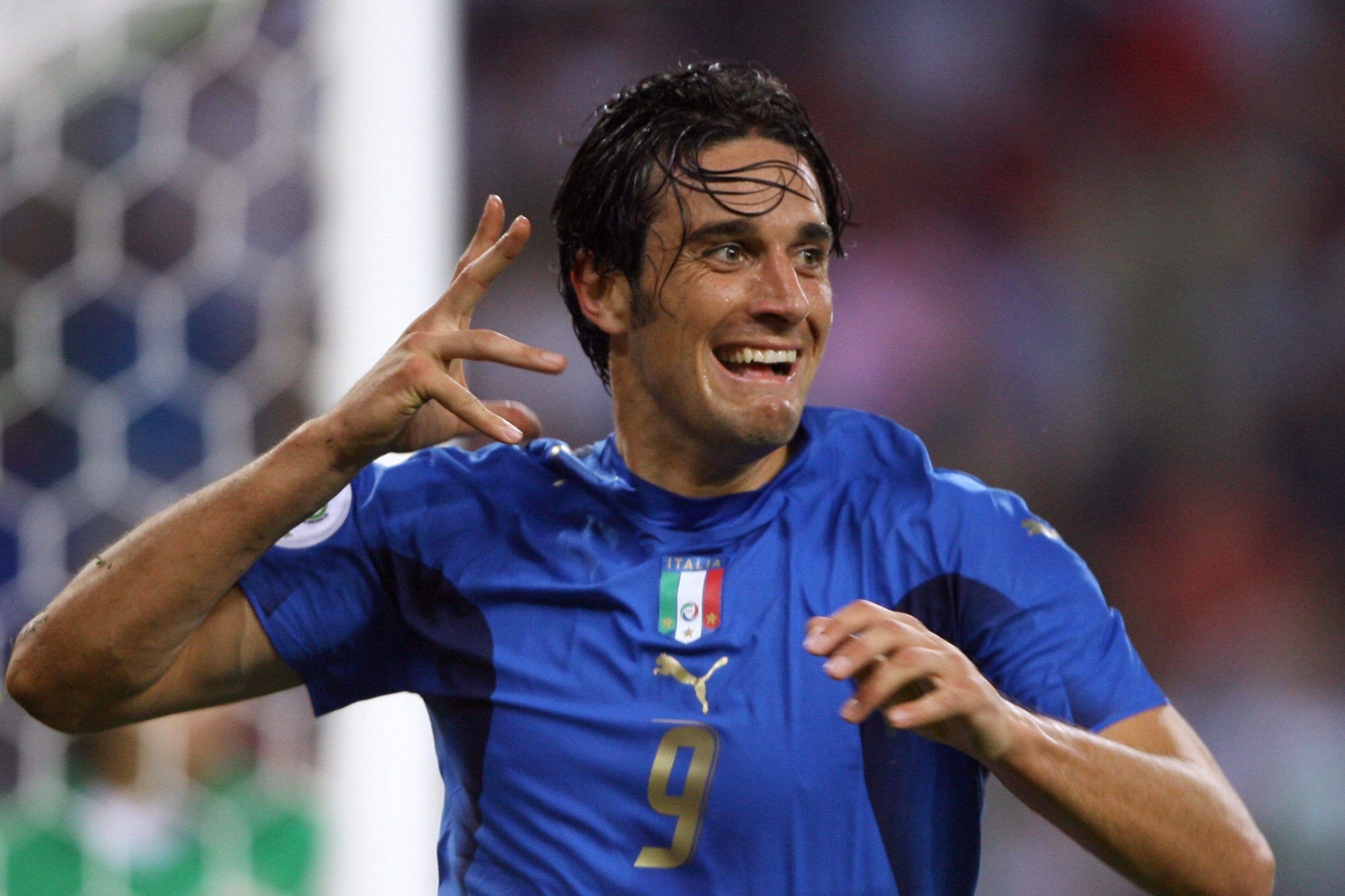 Luca Toni Wallpapers - Top Free Luca Toni Backgrounds - WallpaperAccess
