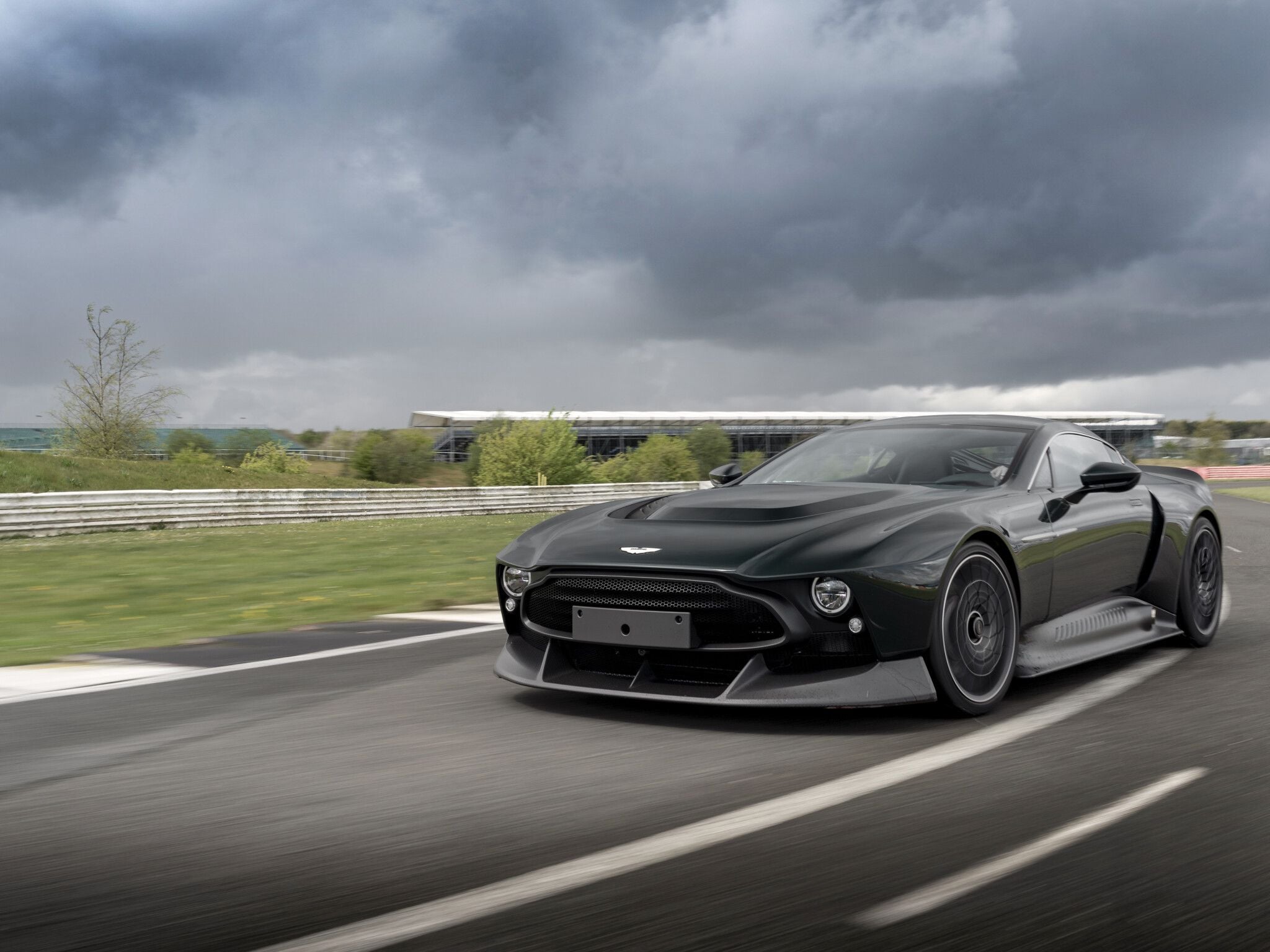 Aston Martin Victor Wallpapers - Top Free Aston Martin Victor ...