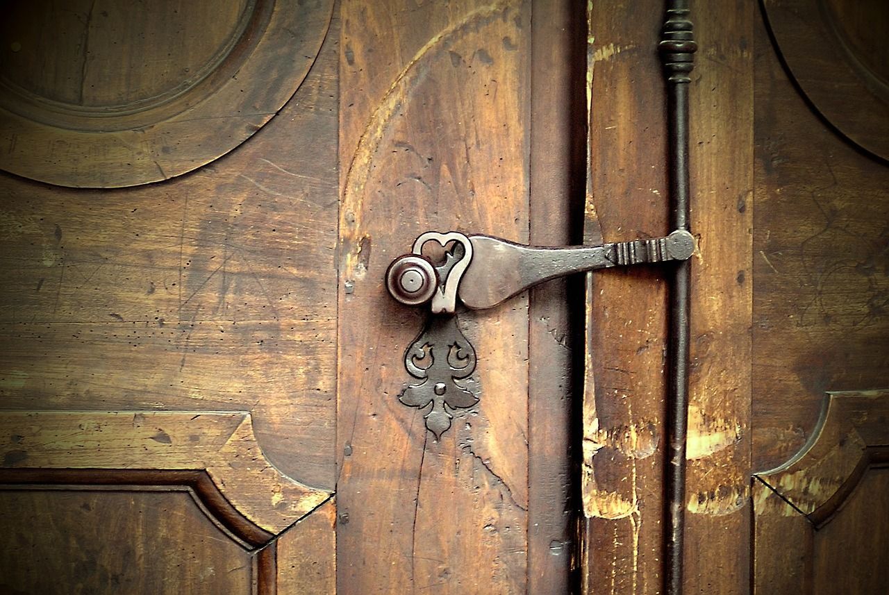 Closed Door Wallpapers - Top Free Closed Door Backgrounds - WallpaperAccess