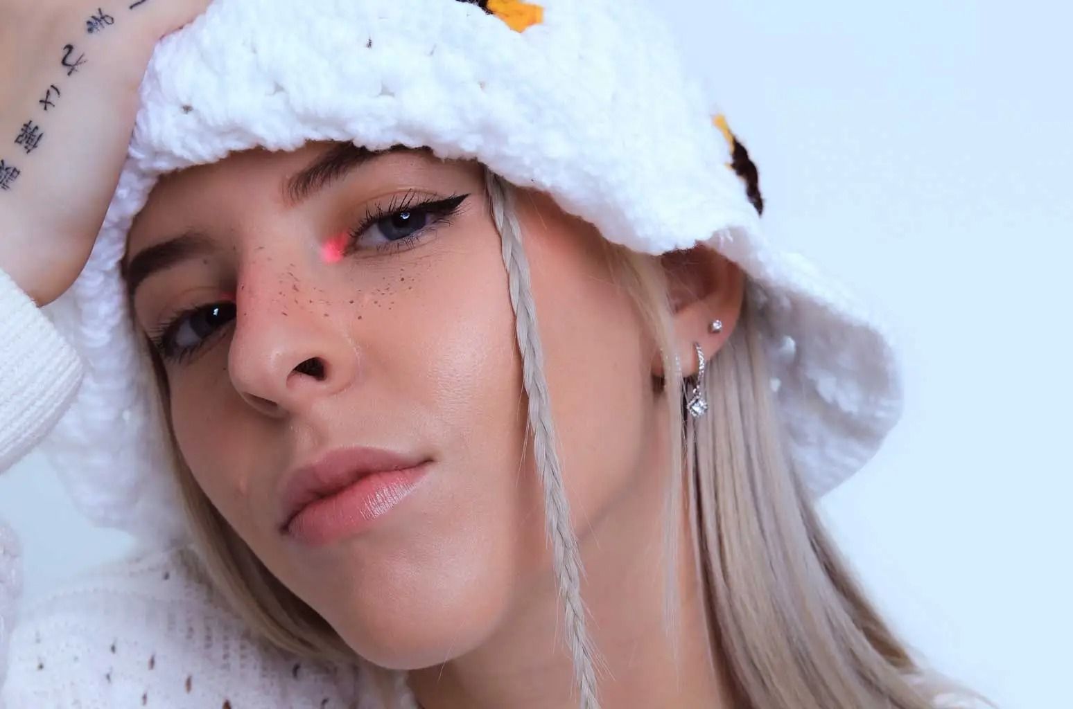 Young Miko Wallpapers - Top Free Young Miko Backgrounds - WallpaperAccess