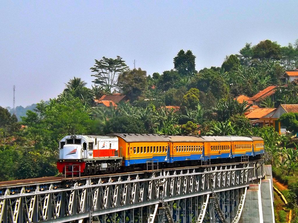 Kereta Api Wallpapers - Top Free Kereta Api Backgrounds - WallpaperAccess