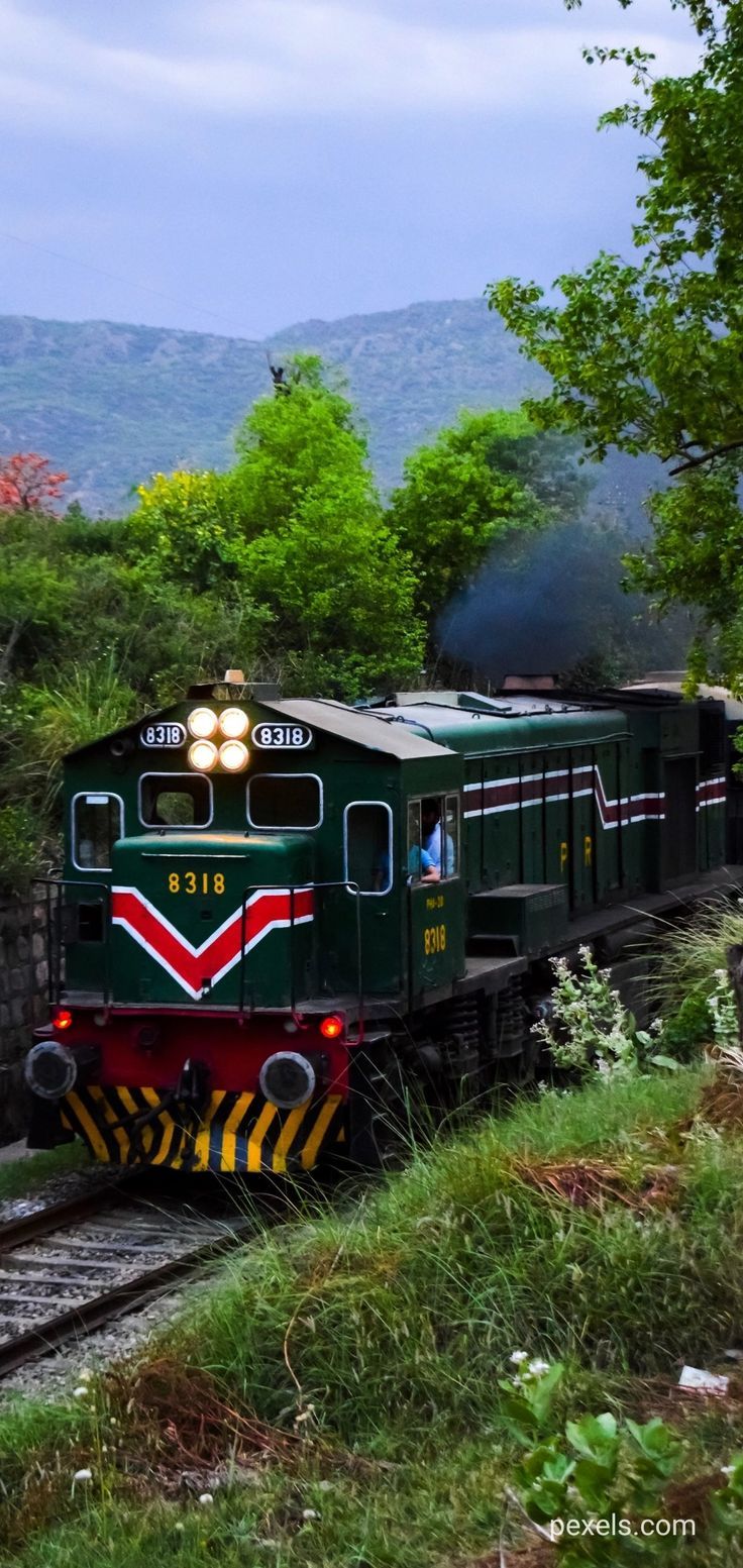 Kereta Api Wallpapers - Top Free Kereta Api Backgrounds - WallpaperAccess