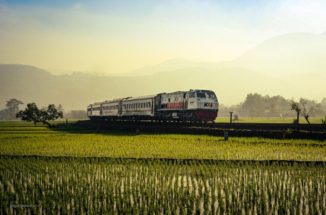 Kereta Api Wallpapers - Top Free Kereta Api Backgrounds - WallpaperAccess