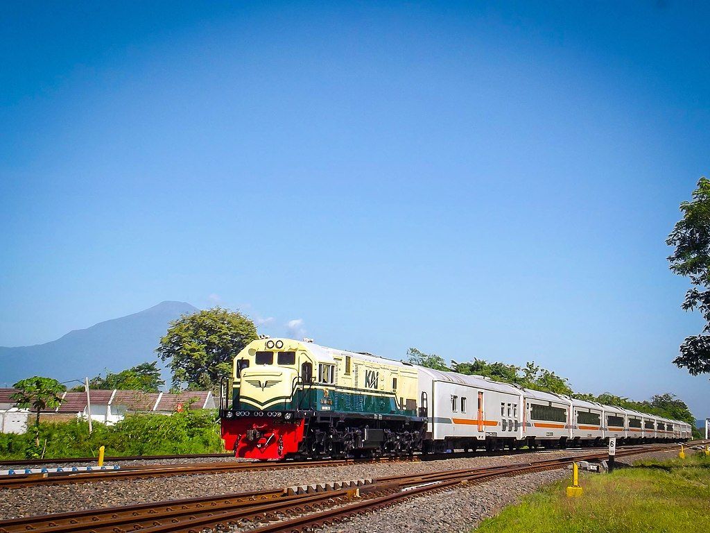 Kereta Api Wallpapers - Top Free Kereta Api Backgrounds - WallpaperAccess