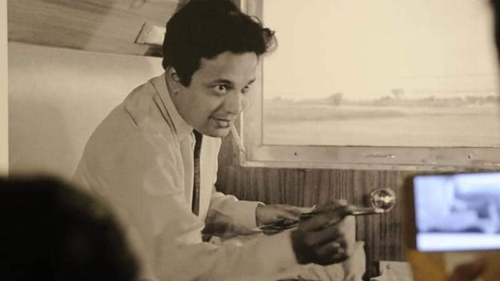 Uttam Kumar Wallpapers - Top Free Uttam Kumar Backgrounds - WallpaperAccess
