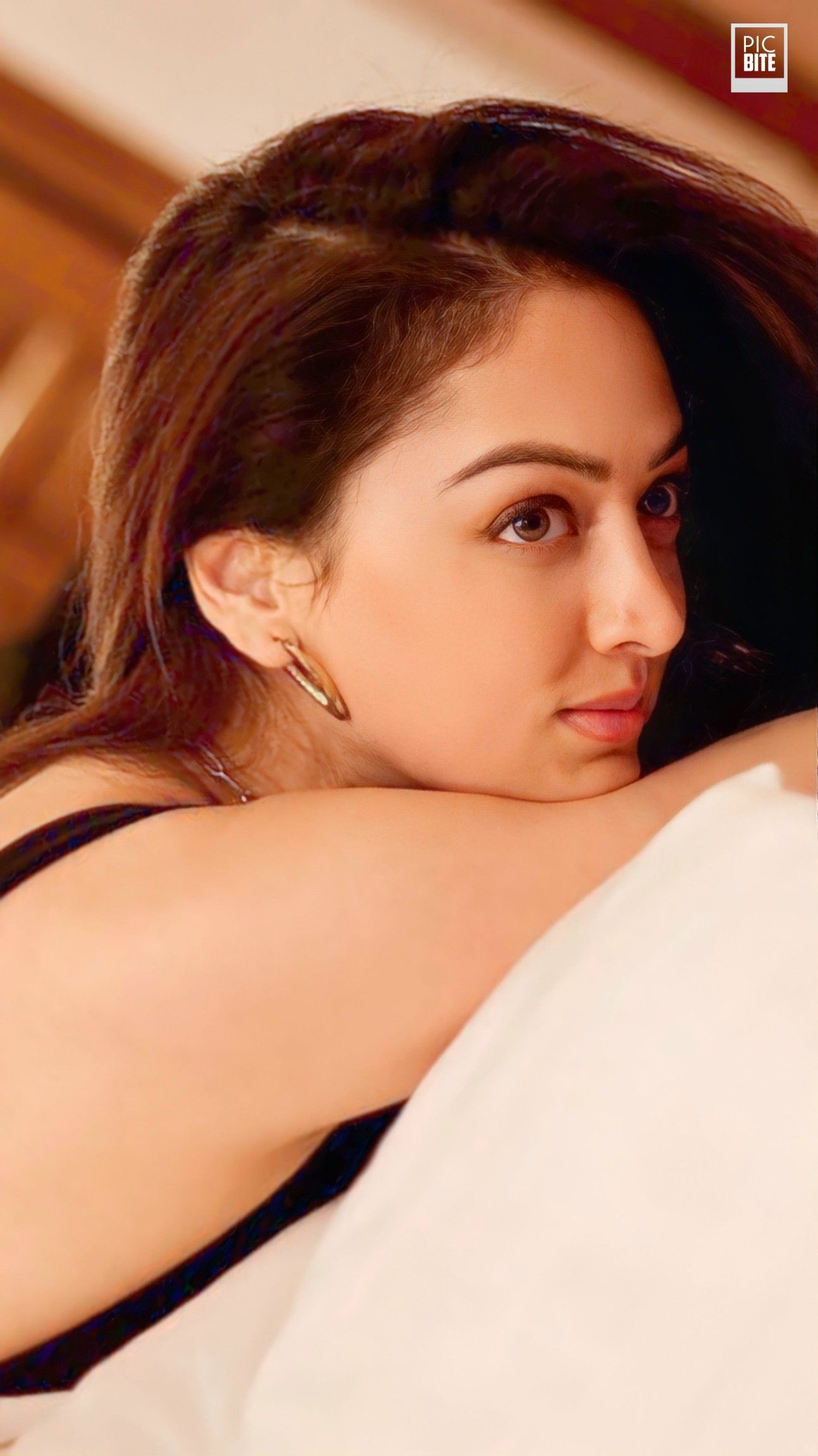 Sandeepa Dhar Wallpapers - Top Free Sandeepa Dhar Backgrounds ...
