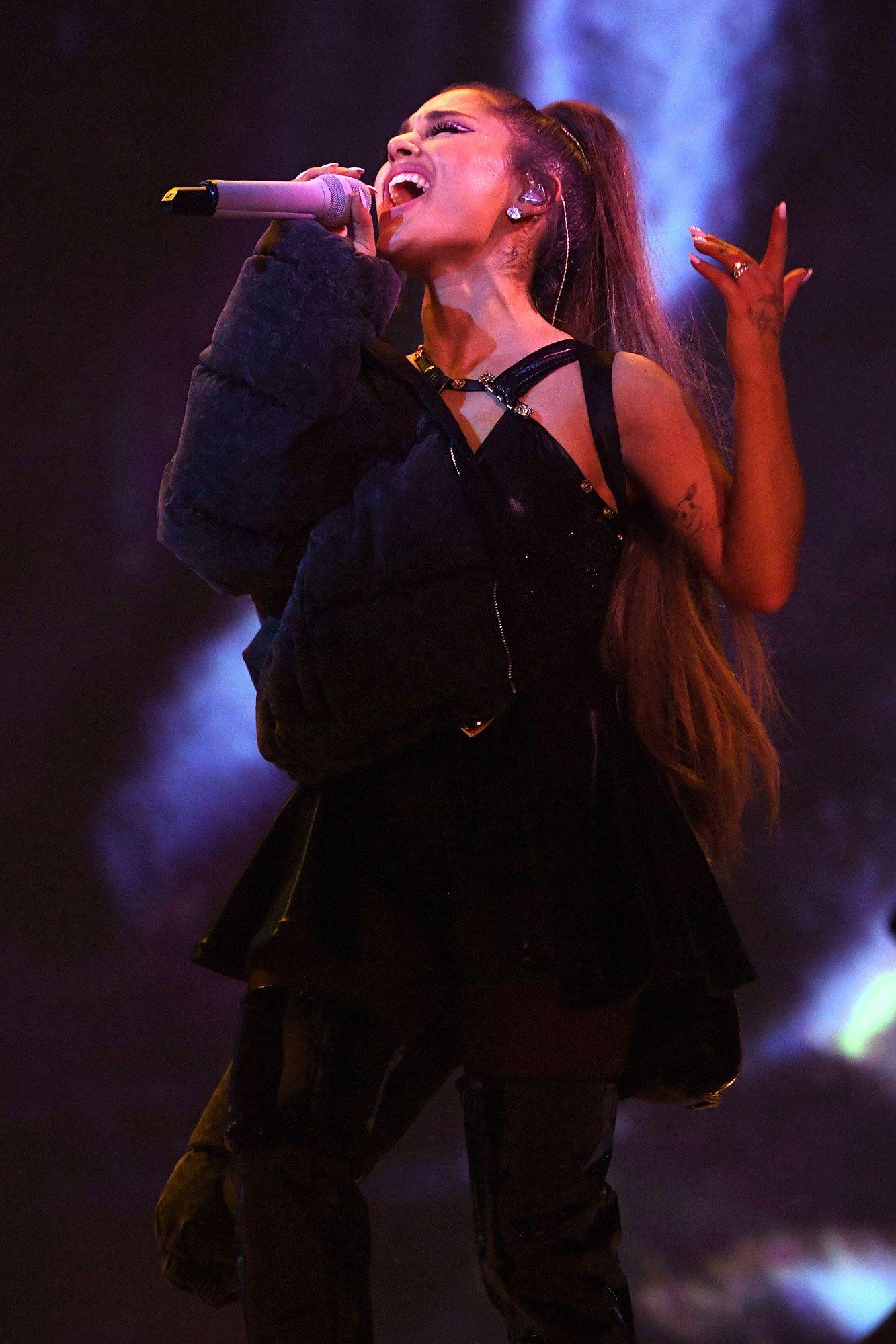 Sweetener World Tour Wallpapers - Top Free Sweetener World Tour ...