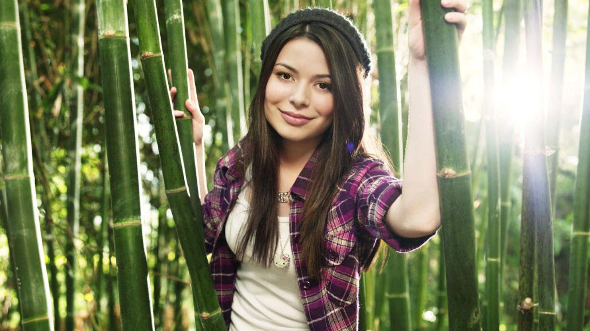 Miranda Cosgrove Wallpapers - Top Free Miranda Cosgrove Backgrounds ...