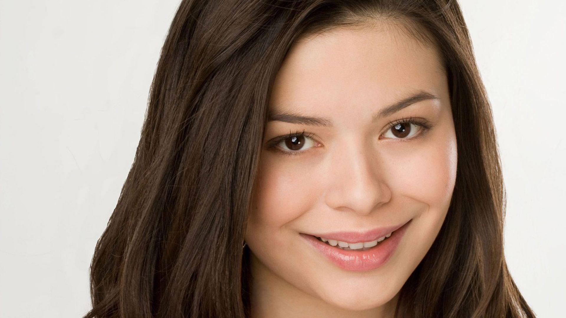 Miranda Cosgrove No Makeup - Mugeek Vidalondon