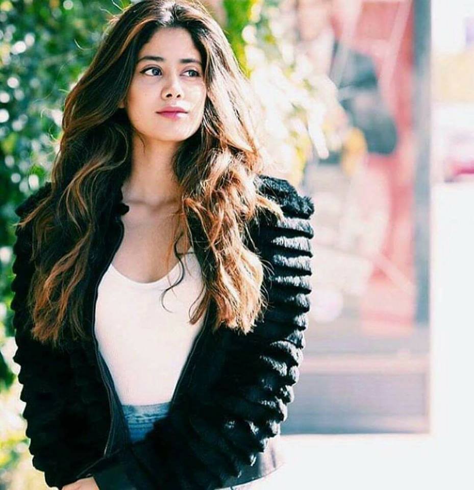 Janhvi Kapoor Wallpapers - Top Free Janhvi Kapoor Backgrounds ...