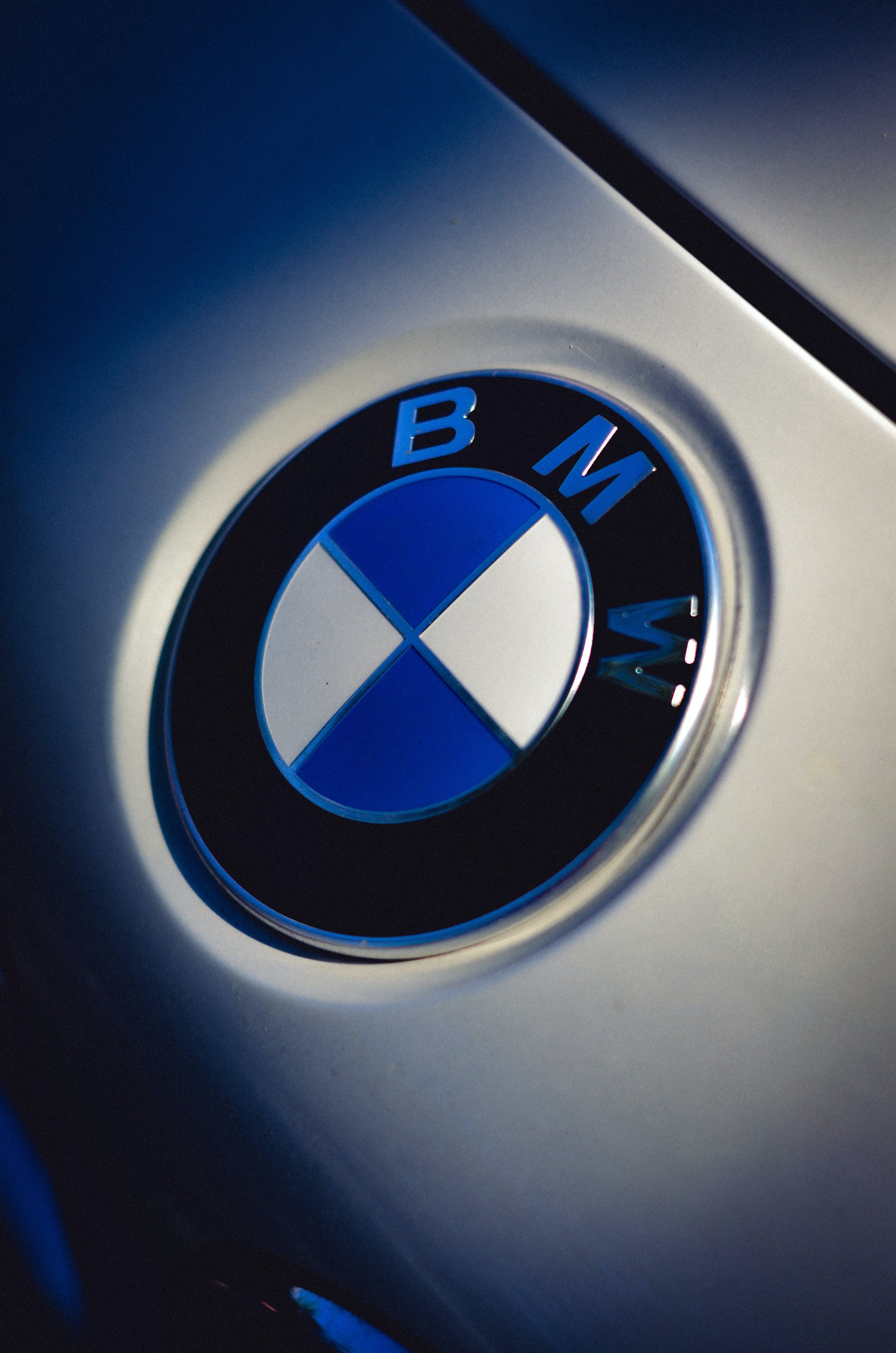 High-Resolution BMW 4K Logo Wallpaper Download for Premium Visual Appeal
