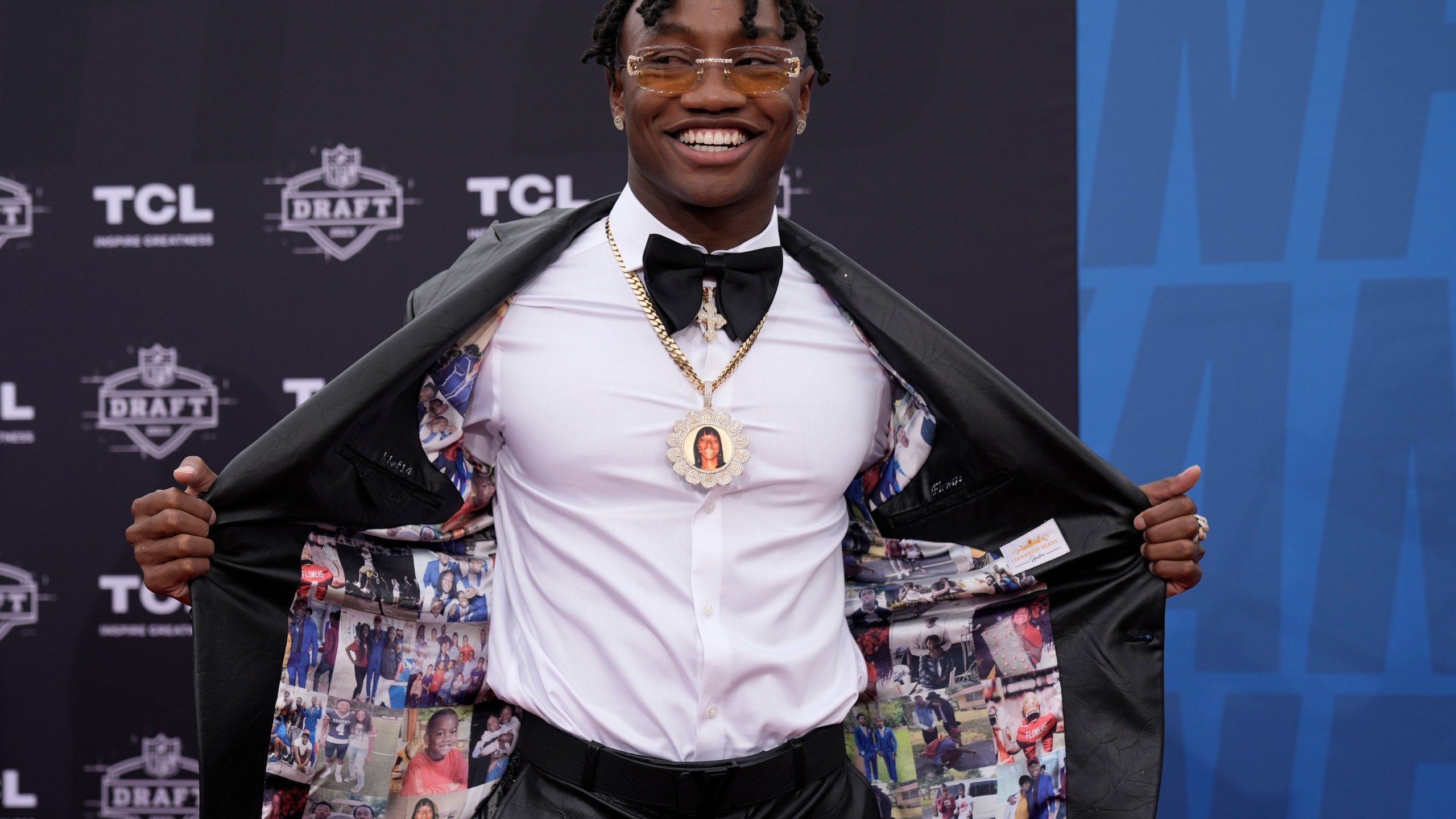 Zay Flowers Wallpapers - Top Free Zay Flowers Backgrounds - WallpaperAccess