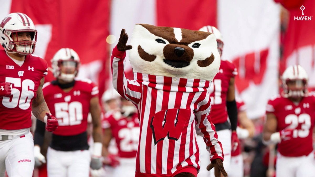 Wisconsin Football Wallpapers - Top Free Wisconsin Football Backgrounds ...