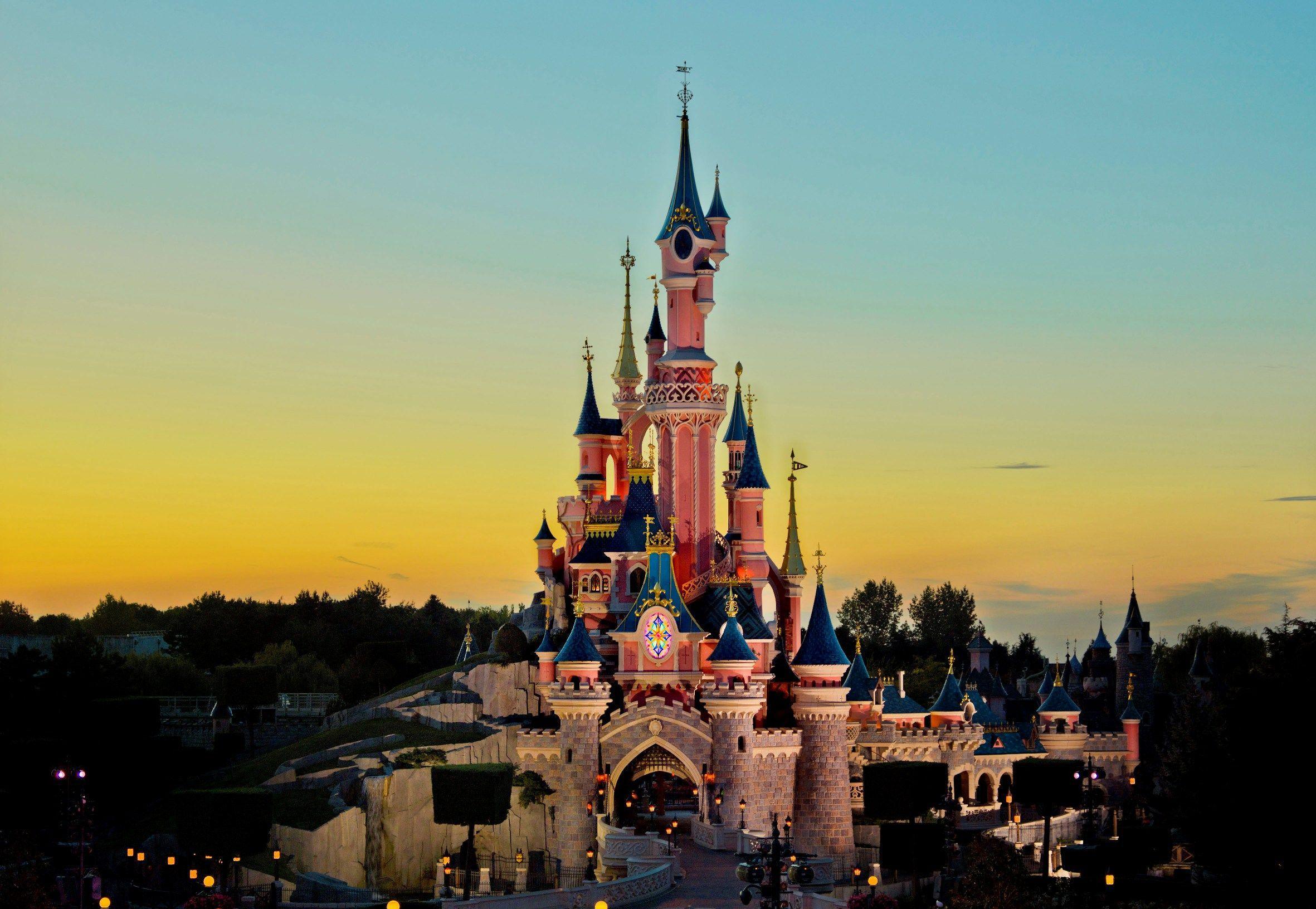 Disneyland Wallpapers Top Free Disneyland Backgrounds WallpaperAccess