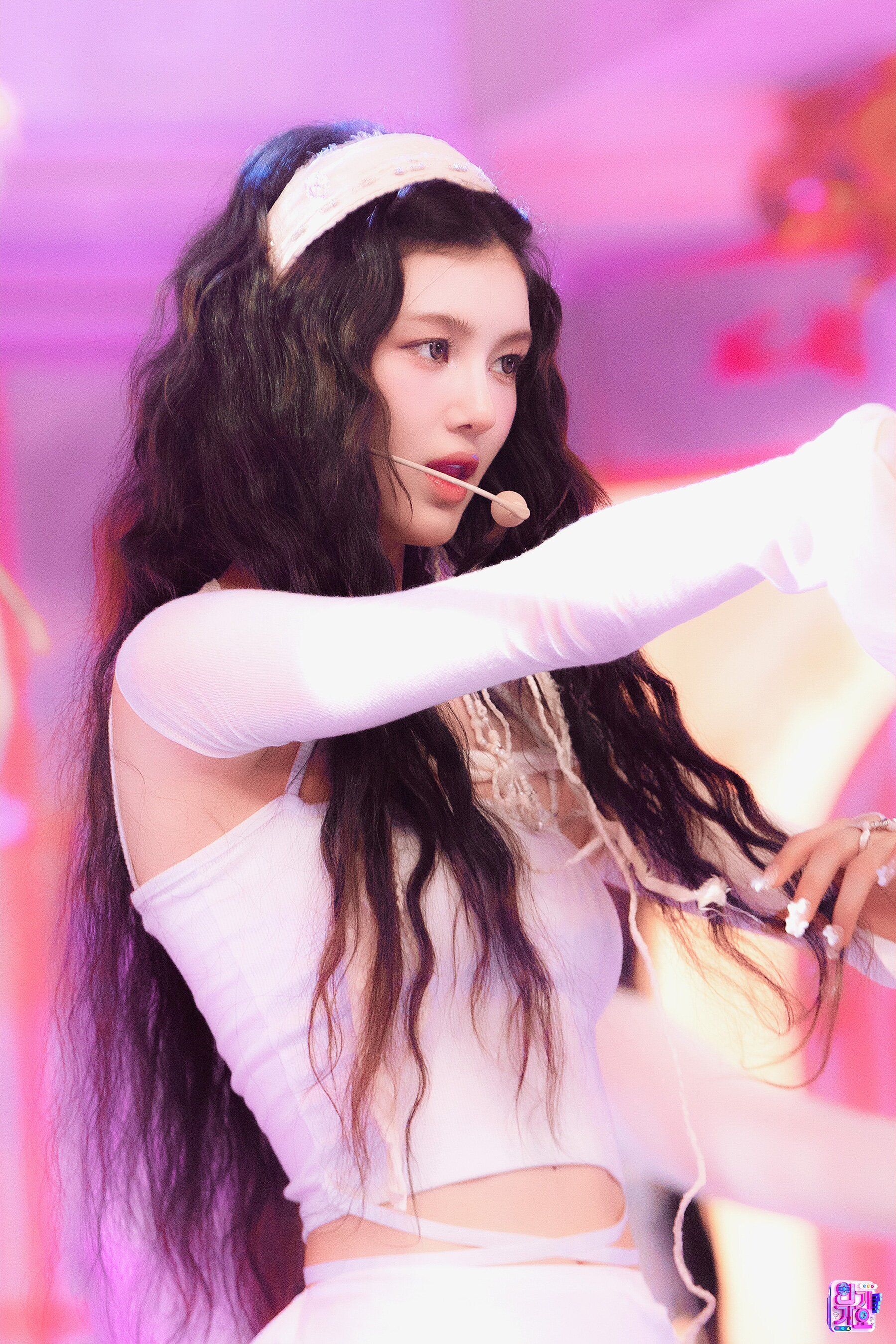 Danielle New Jeans Wallpapers - Top Free Danielle New Jeans Backgrounds ...