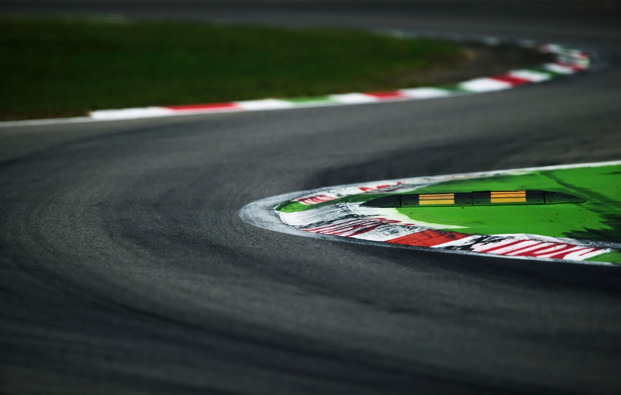 Monza F1 Wallpapers - Top Free Monza F1 Backgrounds - WallpaperAccess