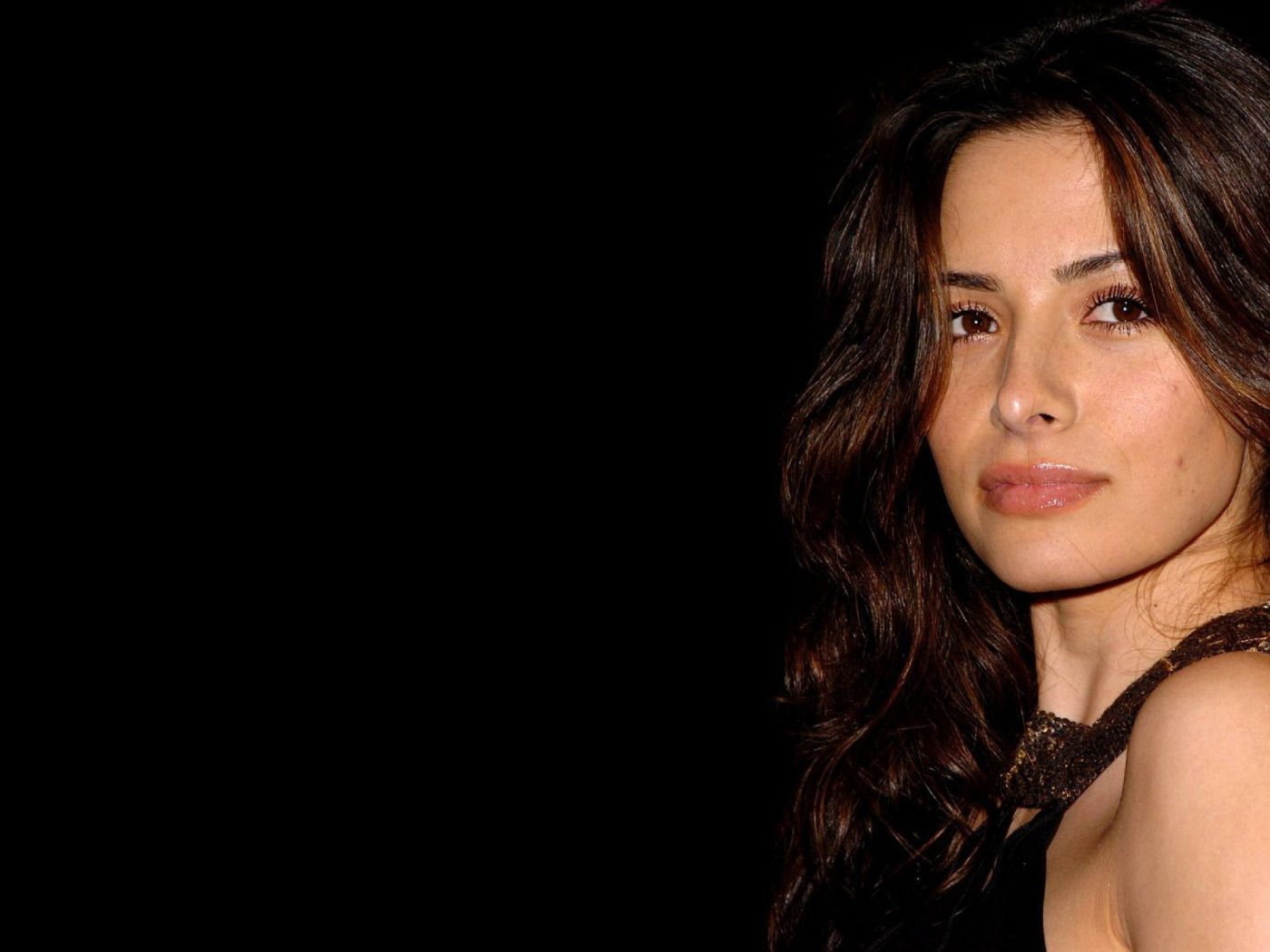 Sarah Shahi Wallpapers - Top Free Sarah Shahi Backgrounds - WallpaperAccess