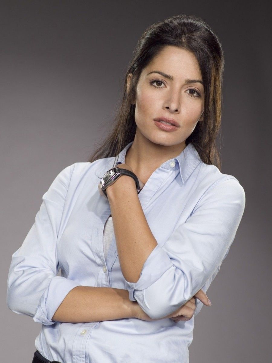 Sarah Shahi Wallpapers - Top Free Sarah Shahi Backgrounds - WallpaperAccess