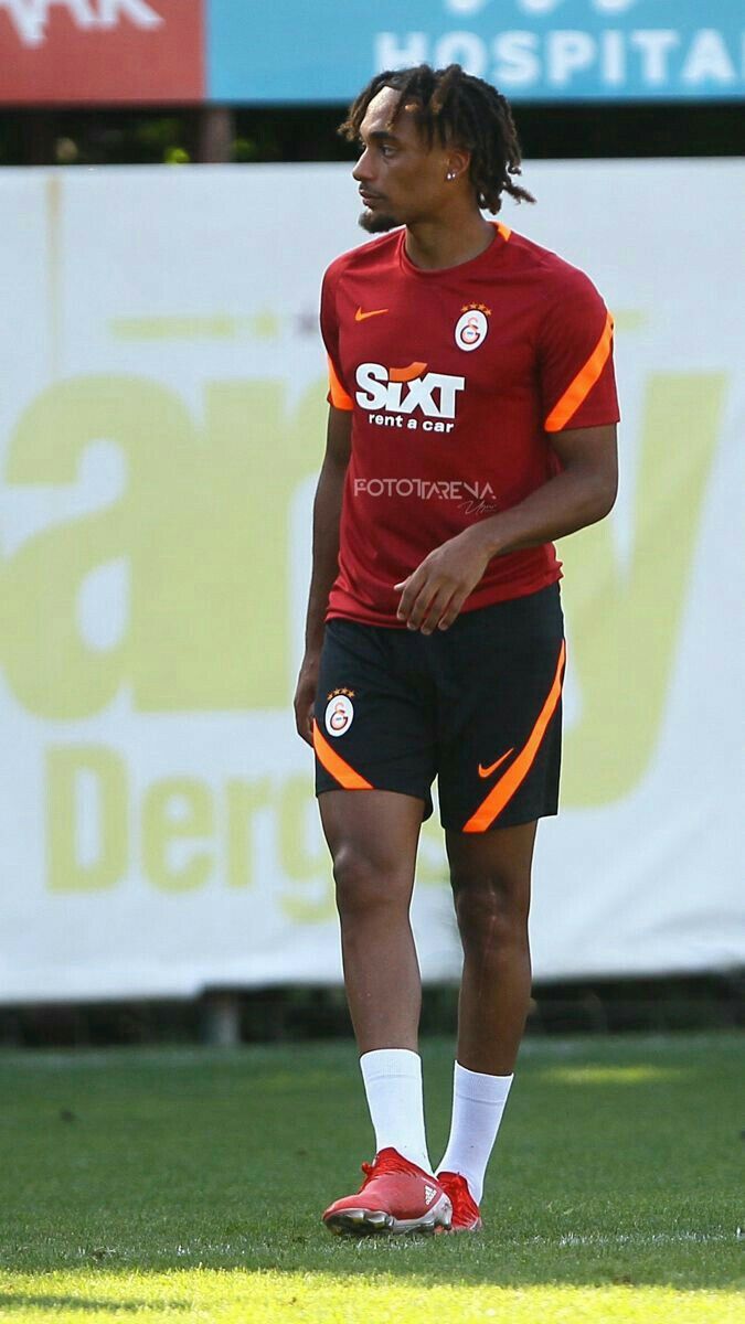 Sacha Boey Wallpapers - Top Free Sacha Boey Backgrounds - WallpaperAccess