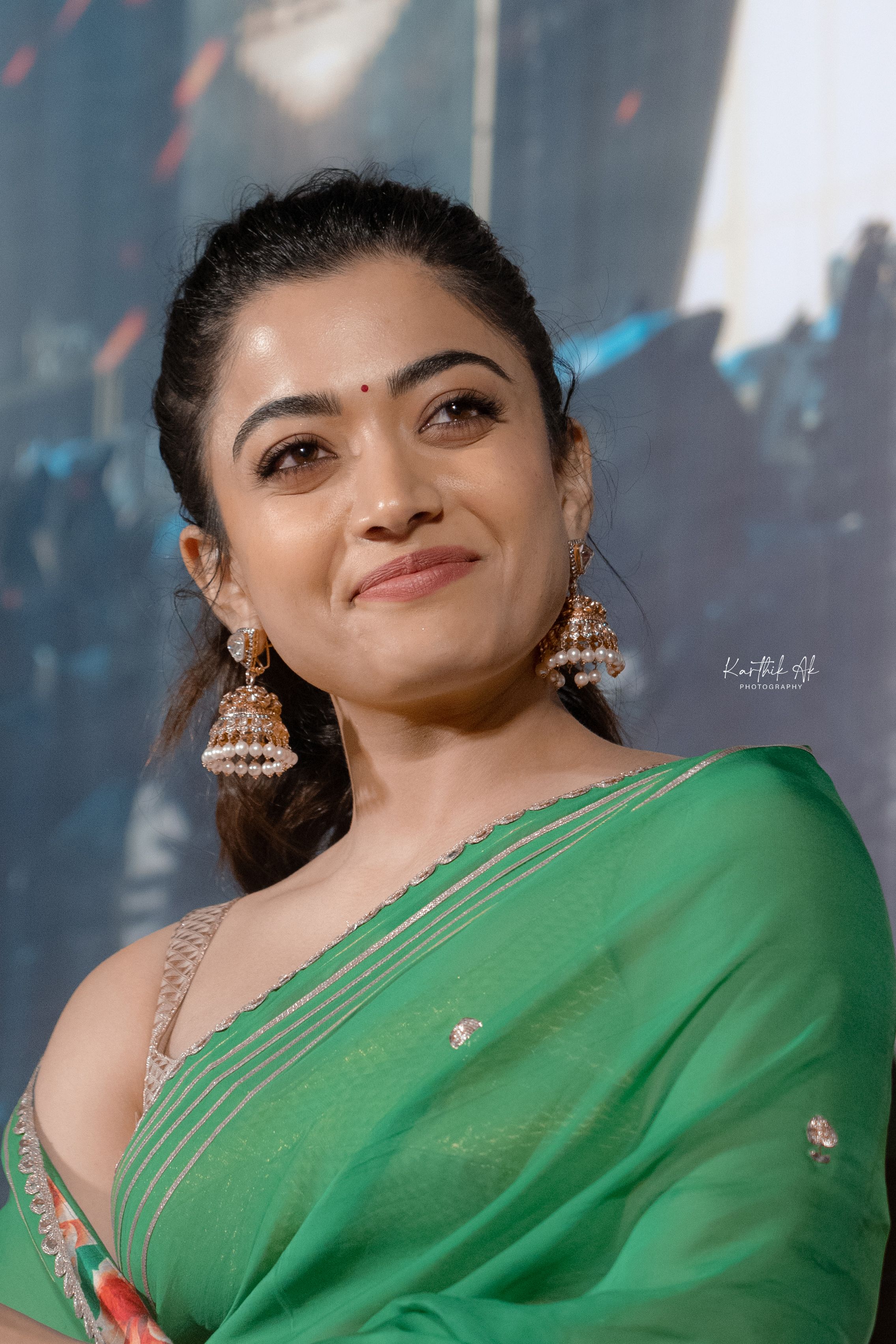 Rashmika Mandanna Saree Wallpapers - Top Free Rashmika Mandanna Saree Backgrounds - WallpaperAccess