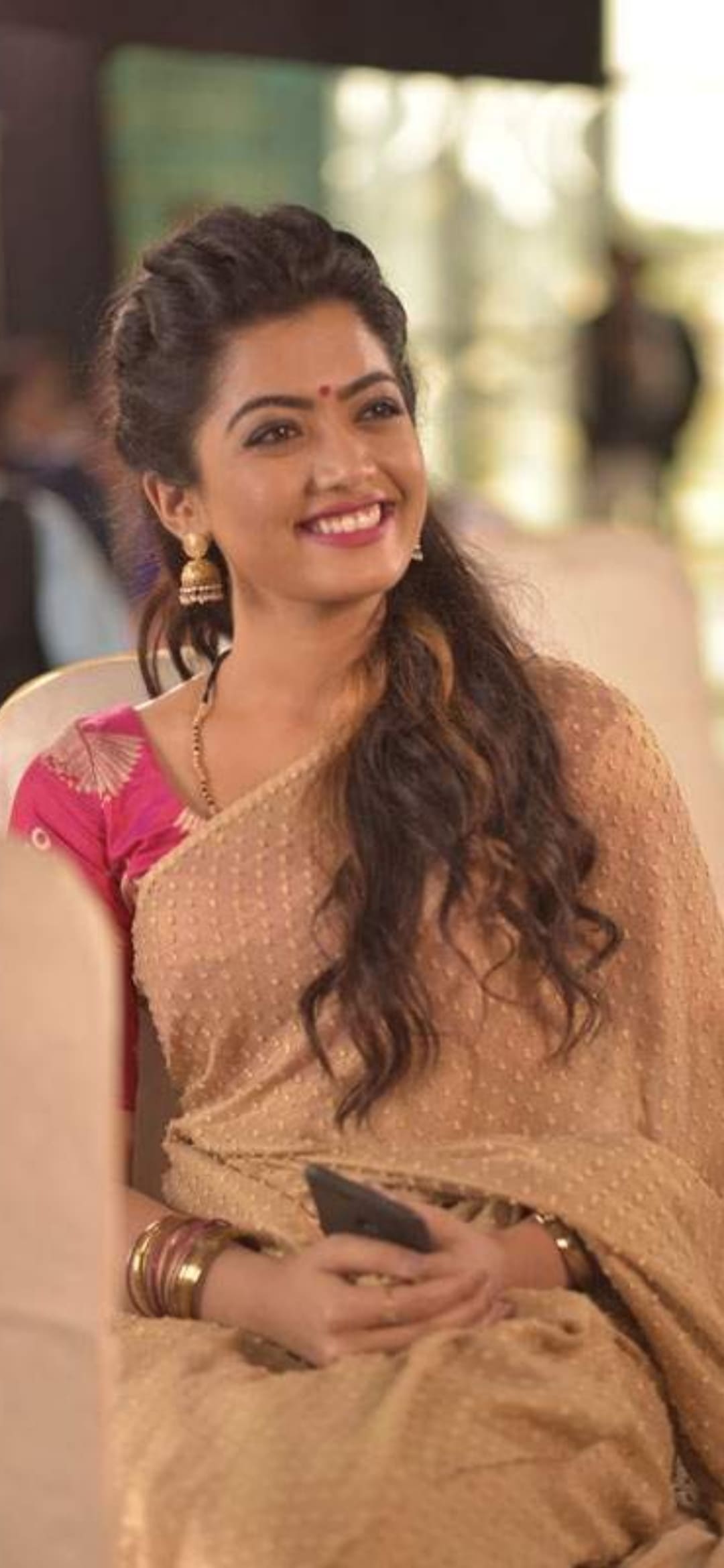 Rashmika Mandanna Saree Wallpapers - Top Free Rashmika Mandanna Saree Backgrounds - WallpaperAccess