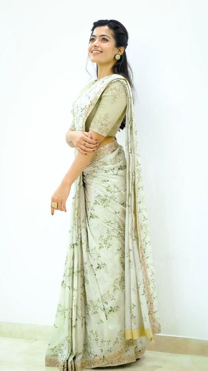 Rashmika Mandanna Saree Wallpapers - Top Free Rashmika Mandanna Saree Backgrounds - WallpaperAccess