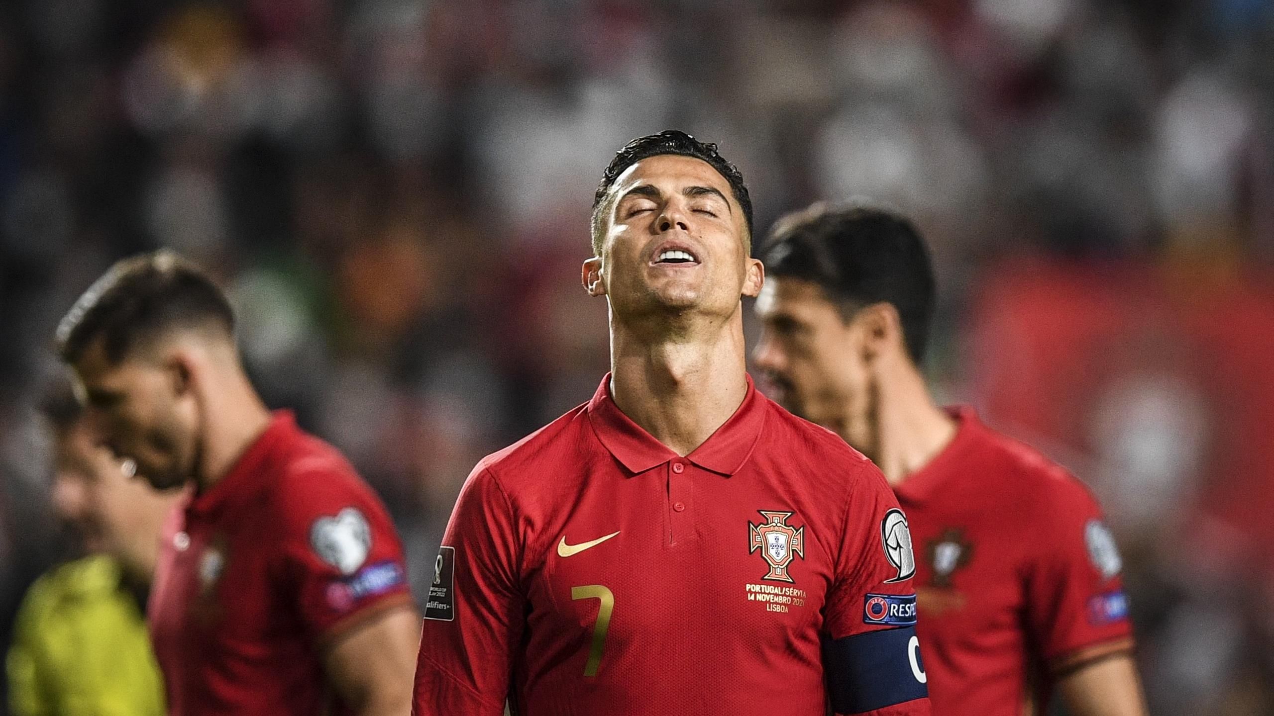 Ronaldo Sad Wallpapers - Top Free Ronaldo Sad Backgrounds - WallpaperAccess