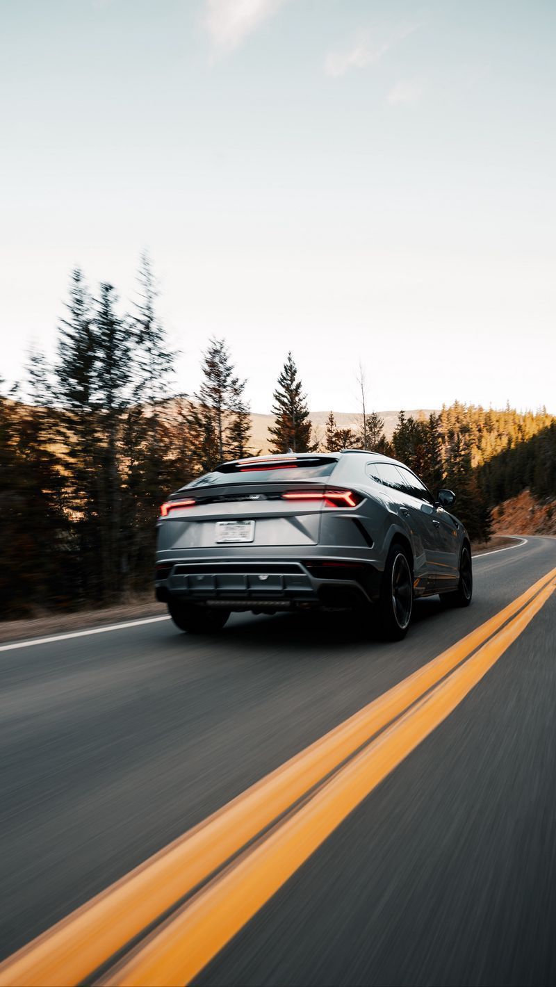 Urus iPhone Wallpapers - Top Free Urus iPhone Backgrounds - WallpaperAccess