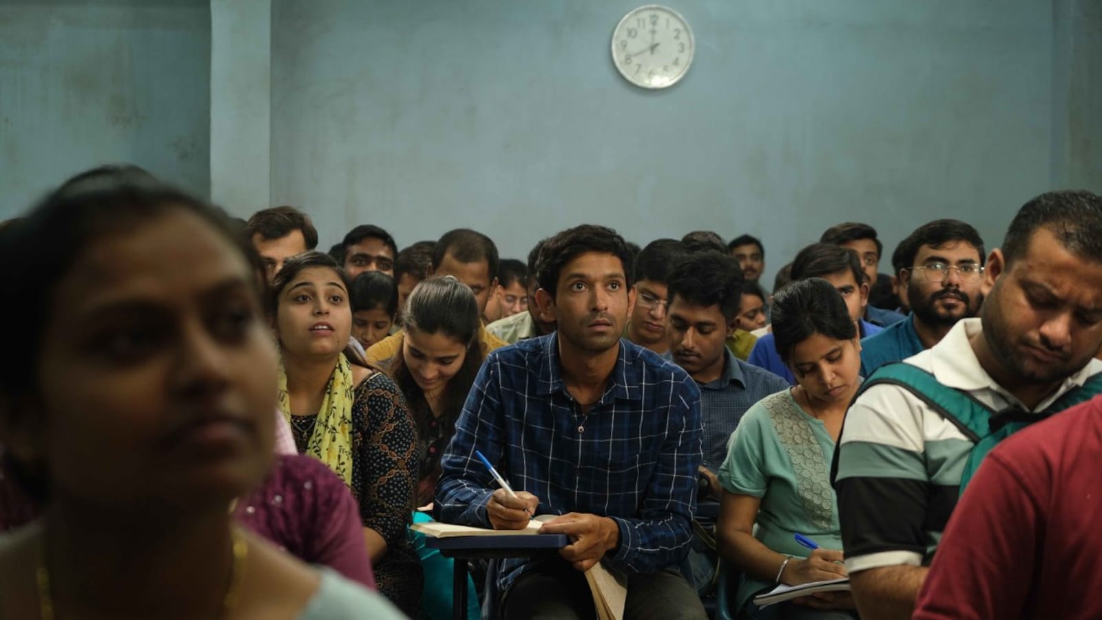 12th Fail Wallpapers - Top Free 12th Fail Backgrounds - WallpaperAccess