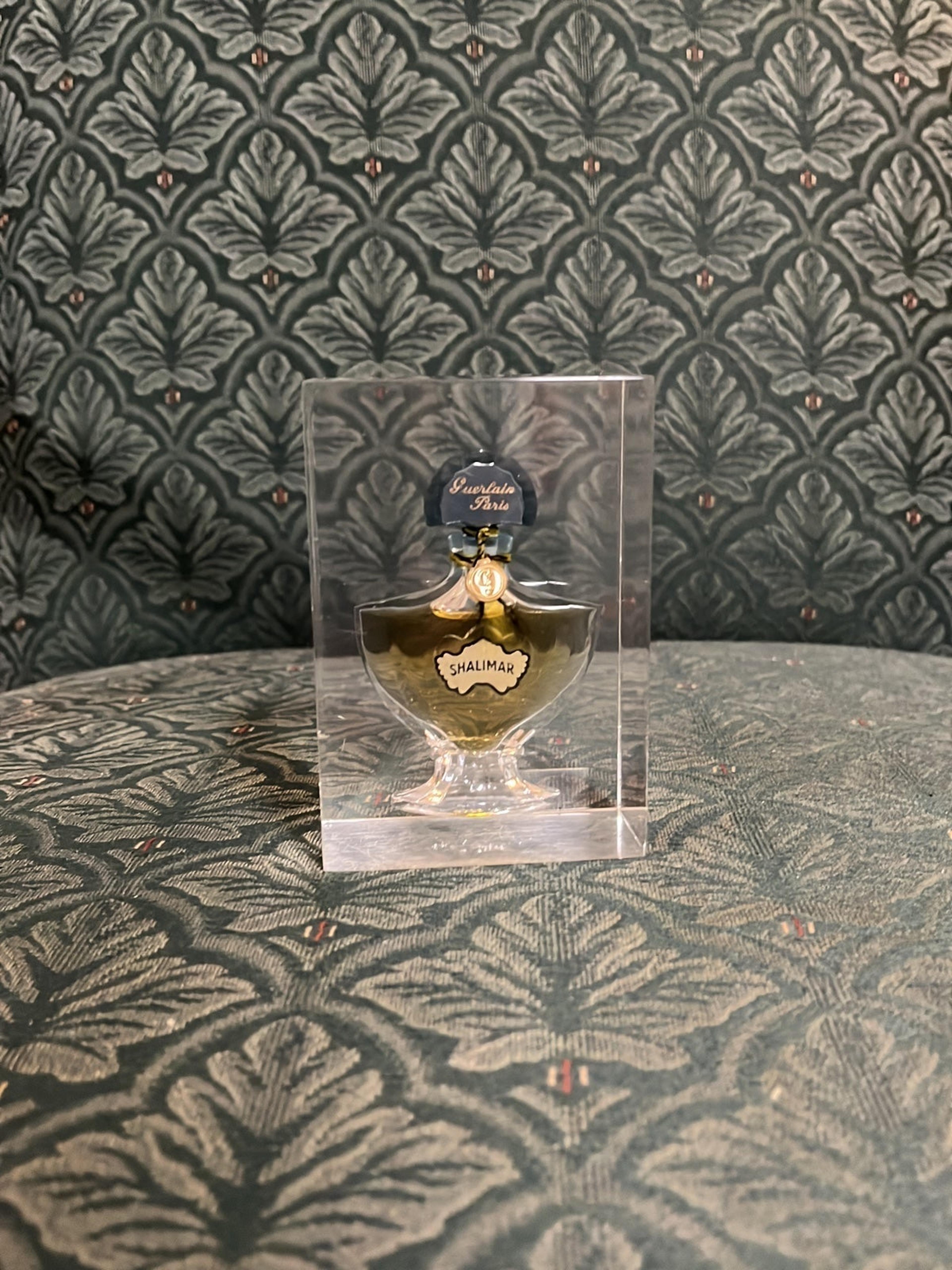 Guerlain Wallpapers - Top Free Guerlain Backgrounds - WallpaperAccess