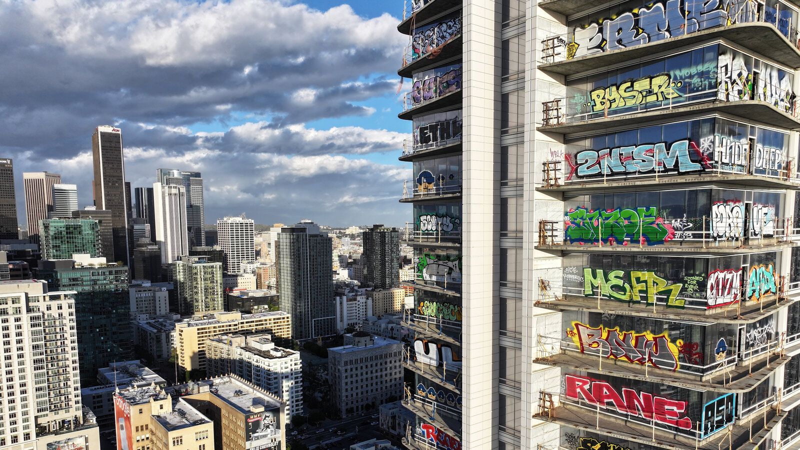 Apartment Building Wallpapers - Top Free Apartment Building Backgrounds - WallpaperAccess