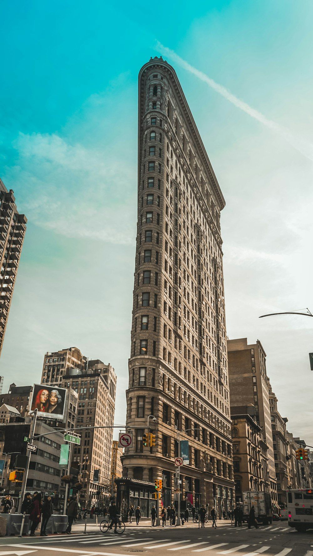 Apartment Building Wallpapers - Top Free Apartment Building Backgrounds ...