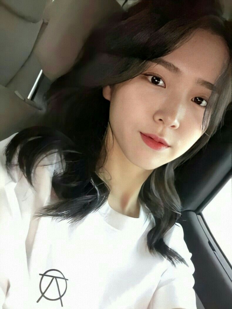 Kim Ji Eun Wallpapers - Top Free Kim Ji Eun Backgrounds - WallpaperAccess