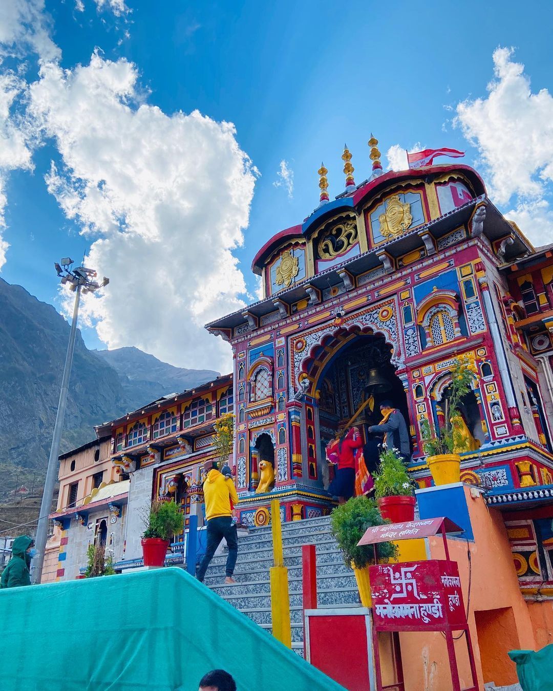 Badrinath Temple Wallpapers - Top Free Badrinath Temple Backgrounds ...