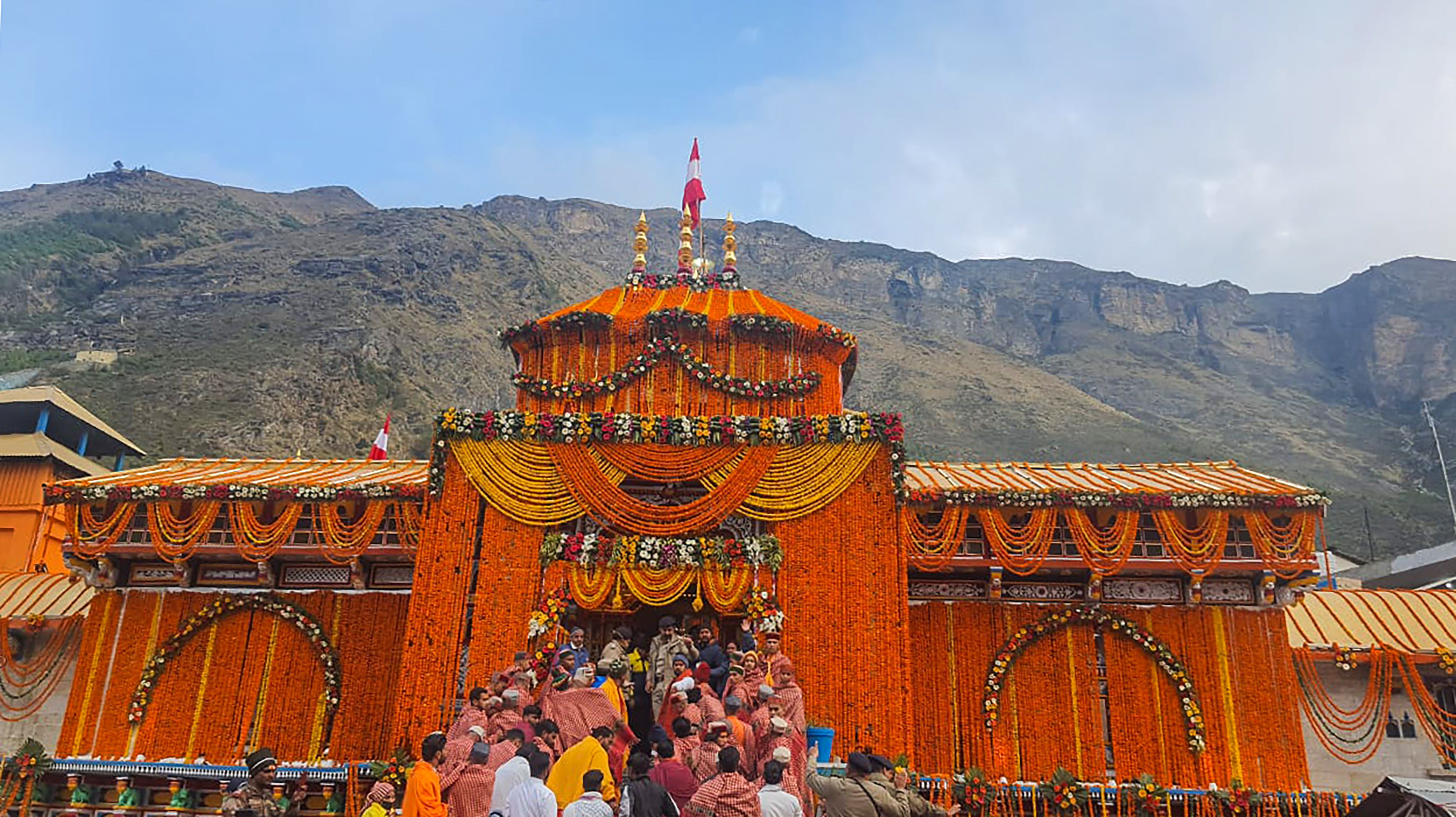 Badrinath Temple Wallpapers - Top Free Badrinath Temple Backgrounds ...