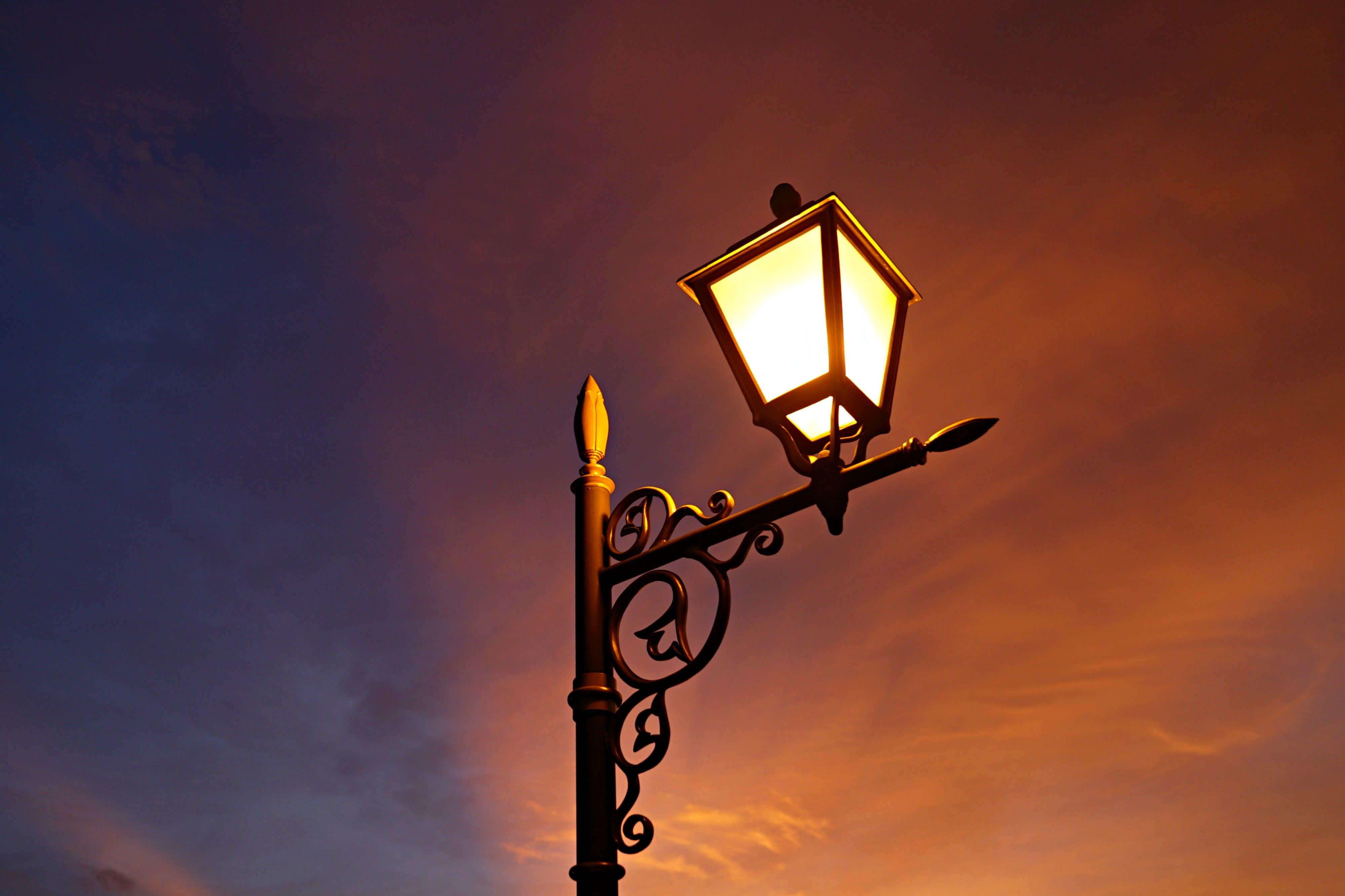 Light Lamp Wallpapers - Top Free Light Lamp Backgrounds - WallpaperAccess