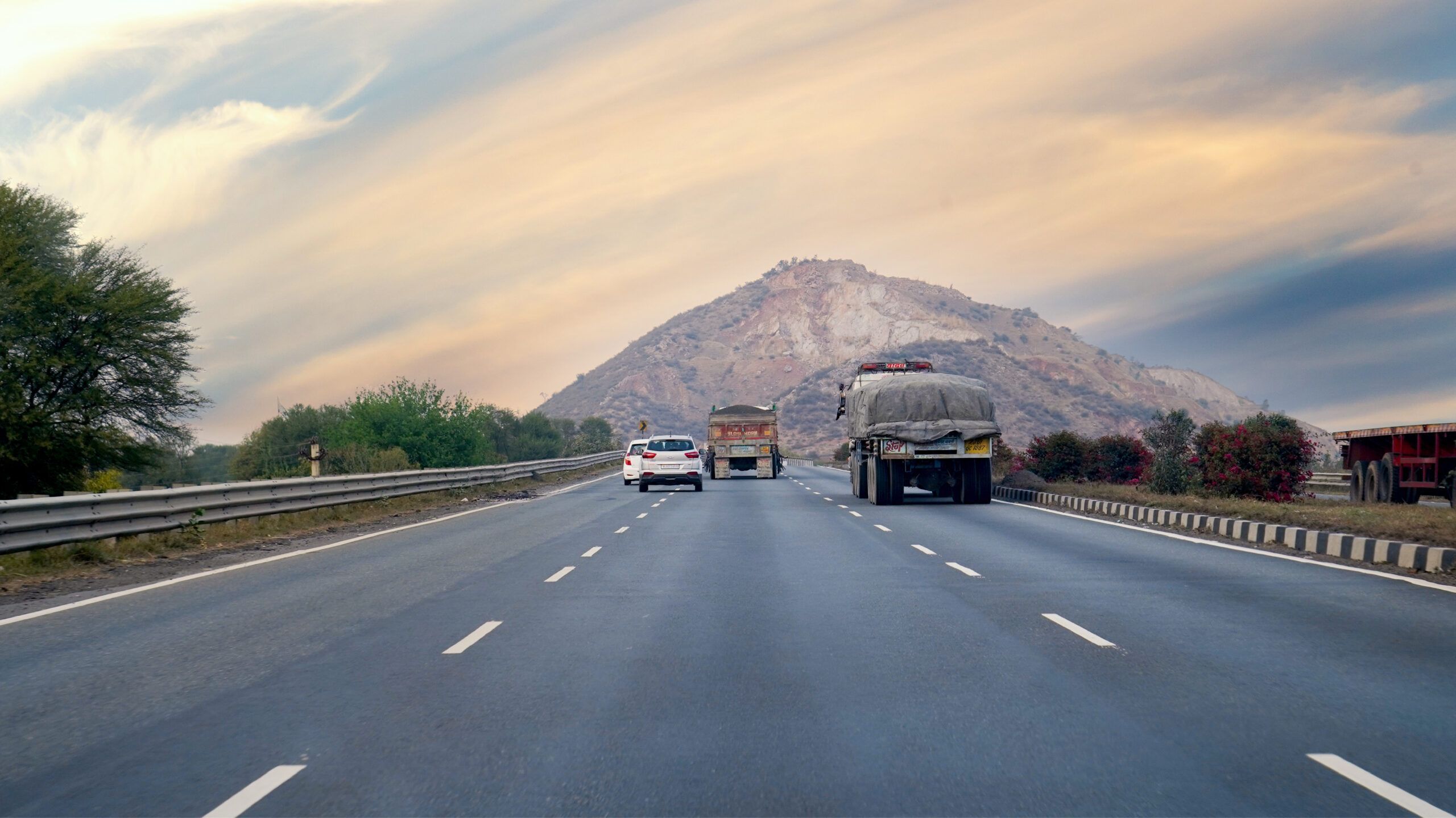 Indian Road Wallpapers - Top Free Indian Road Backgrounds - WallpaperAccess