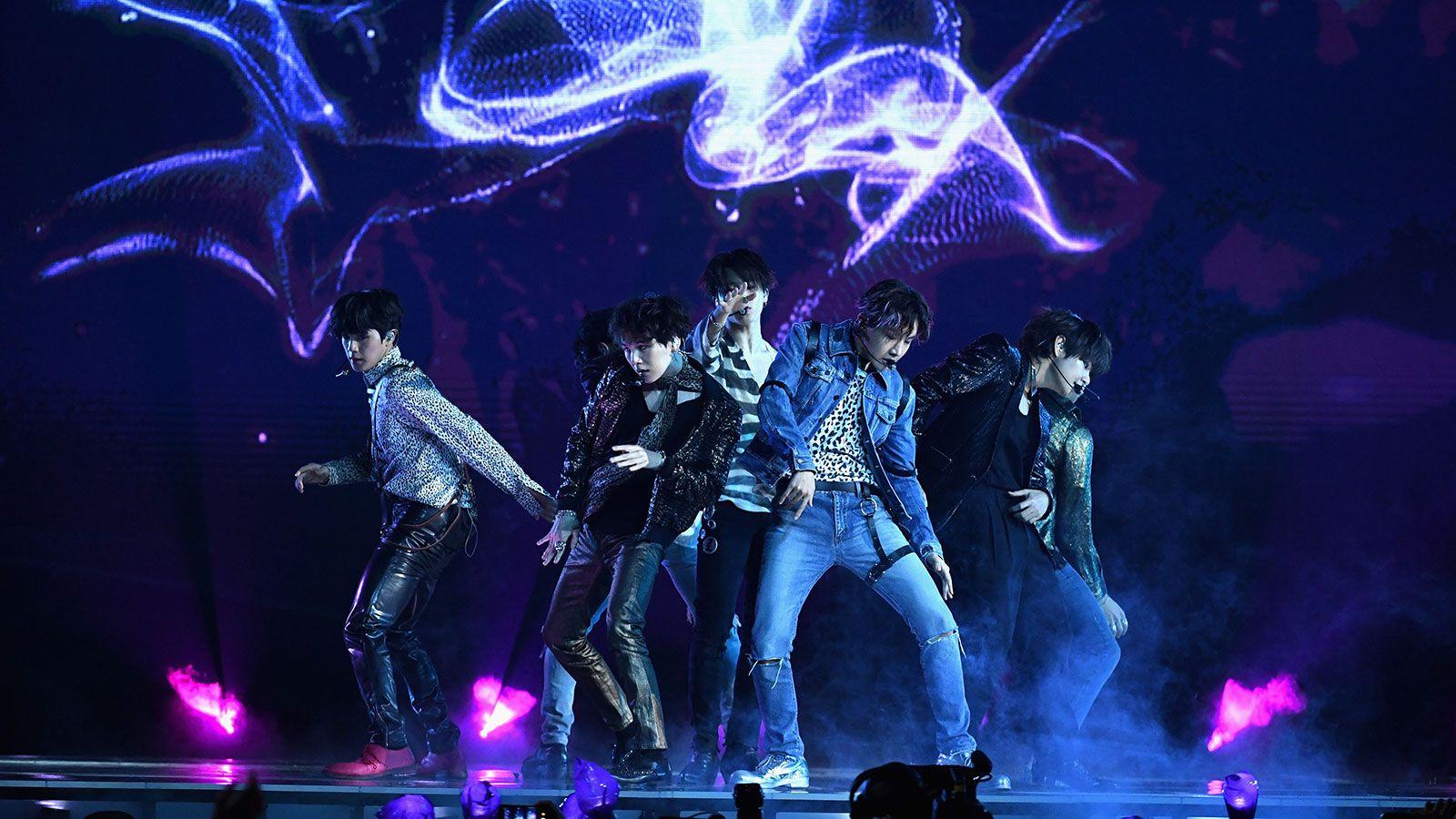 BTS Concert Wallpapers - Top Free BTS Concert Backgrounds - WallpaperAccess