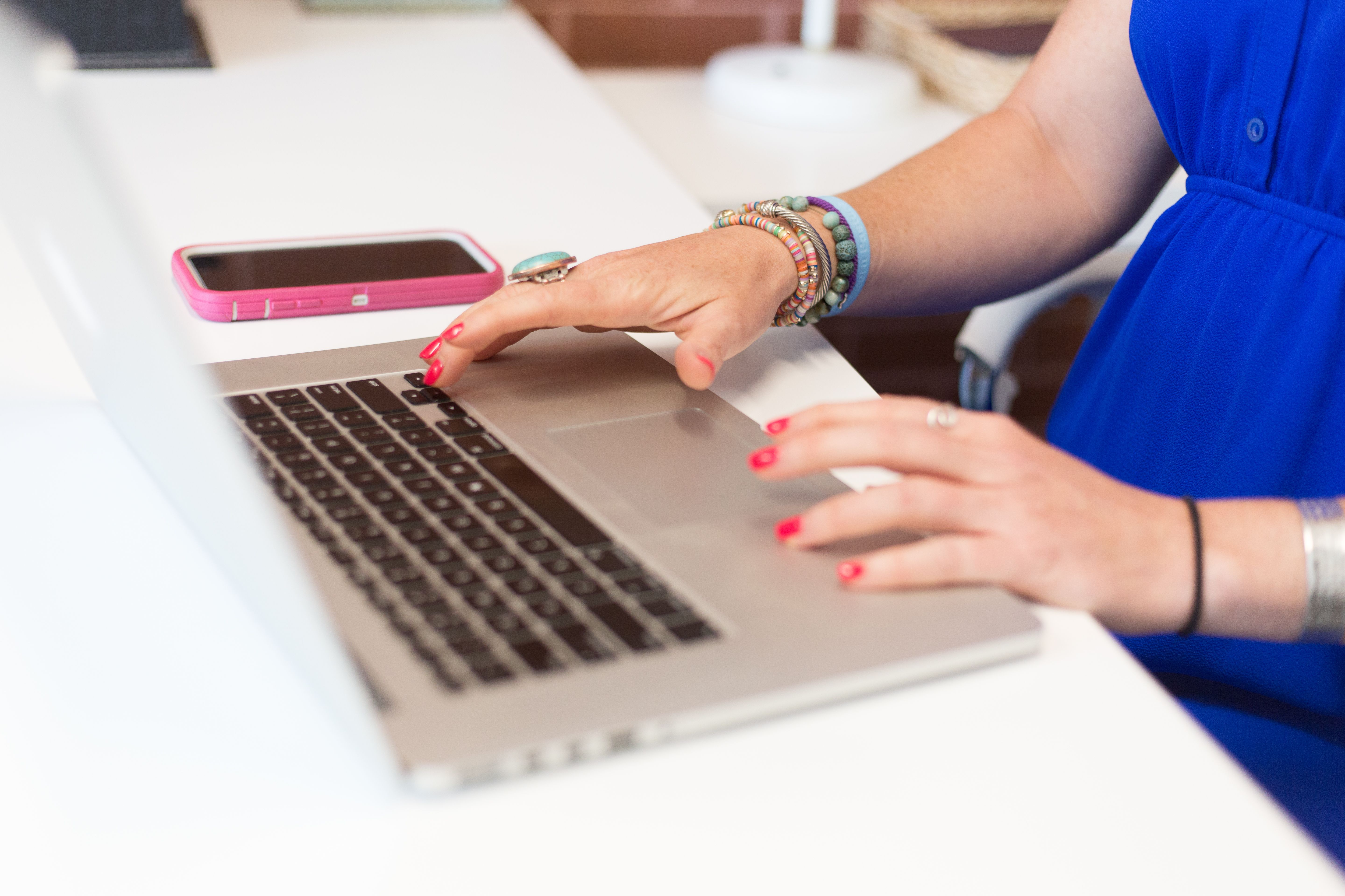 Working Women Wallpapers - Top Free Working Women Backgrounds ...