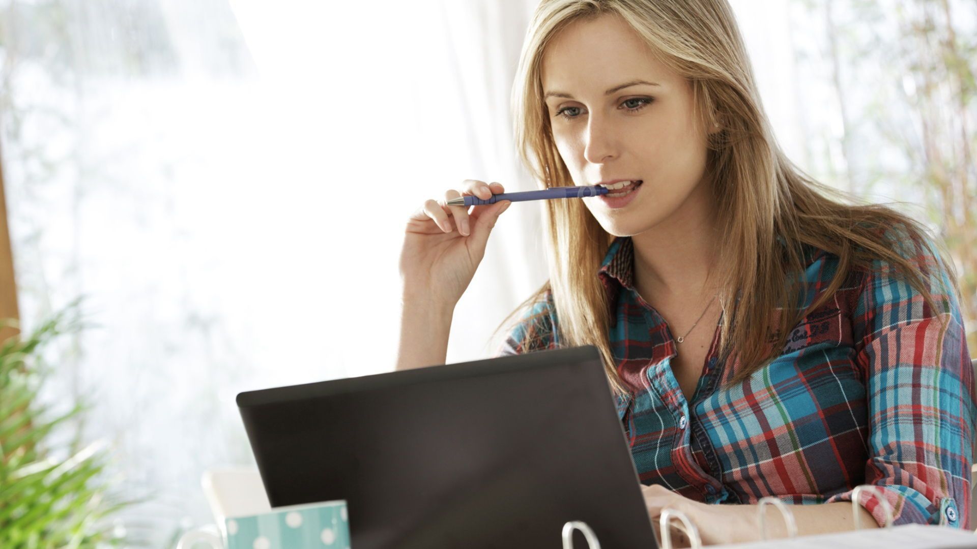 Working Women Wallpapers - Top Free Working Women Backgrounds ...