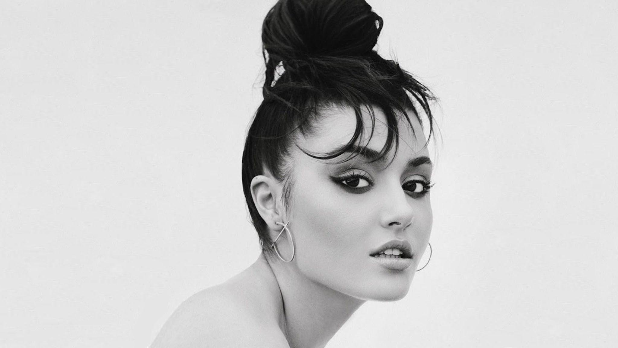 Hande Ercel Wallpapers - Top Free Hande Ercel Backgrounds - WallpaperAccess