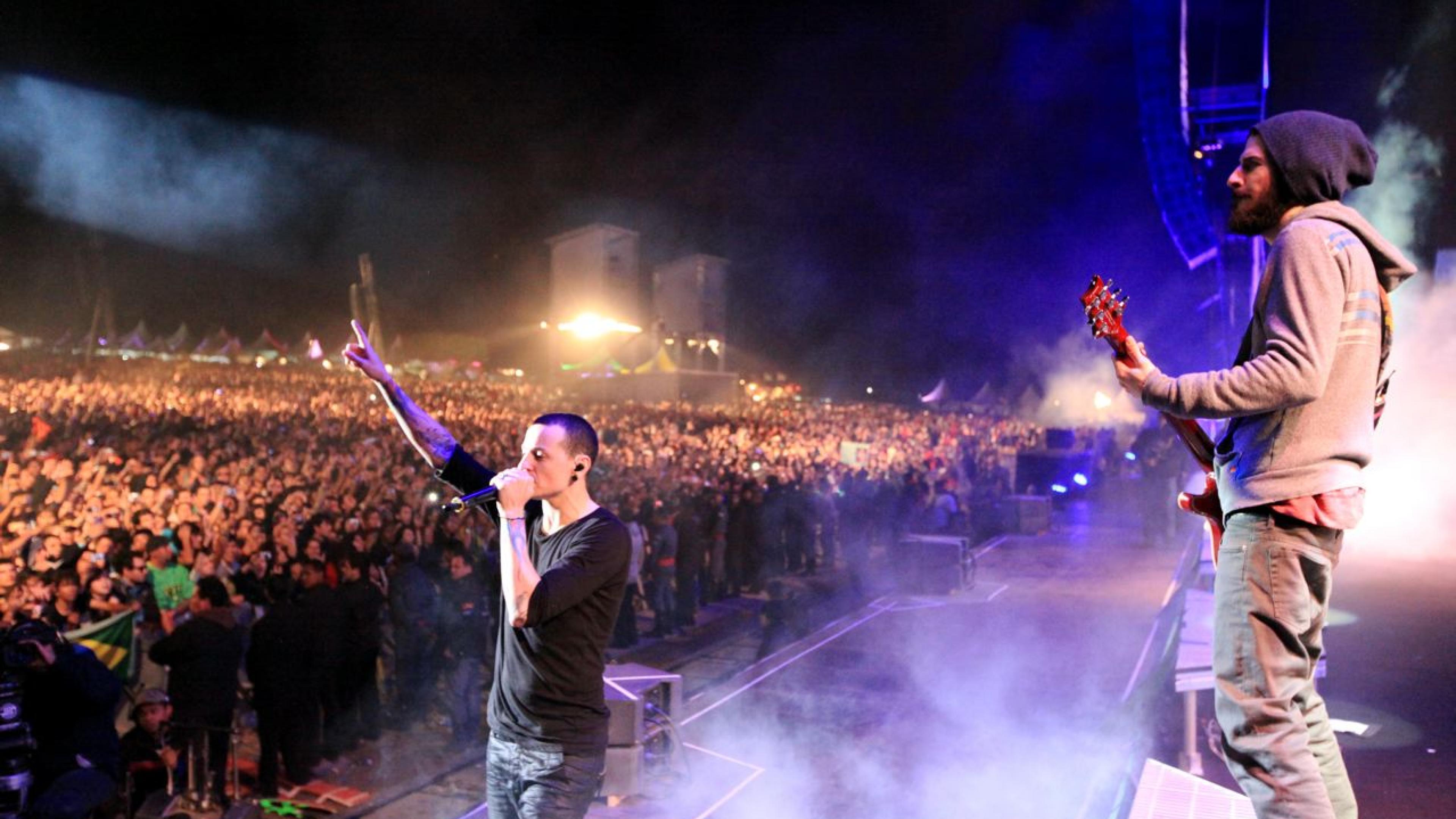 Chester Bennington Wallpapers - Top Free Chester Bennington Backgrounds ...