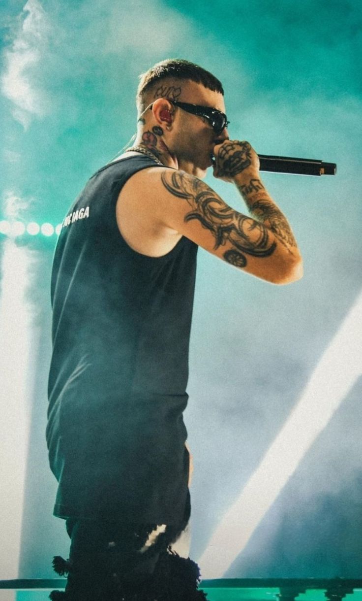 Marracash Wallpapers - Top Free Marracash Backgrounds - WallpaperAccess