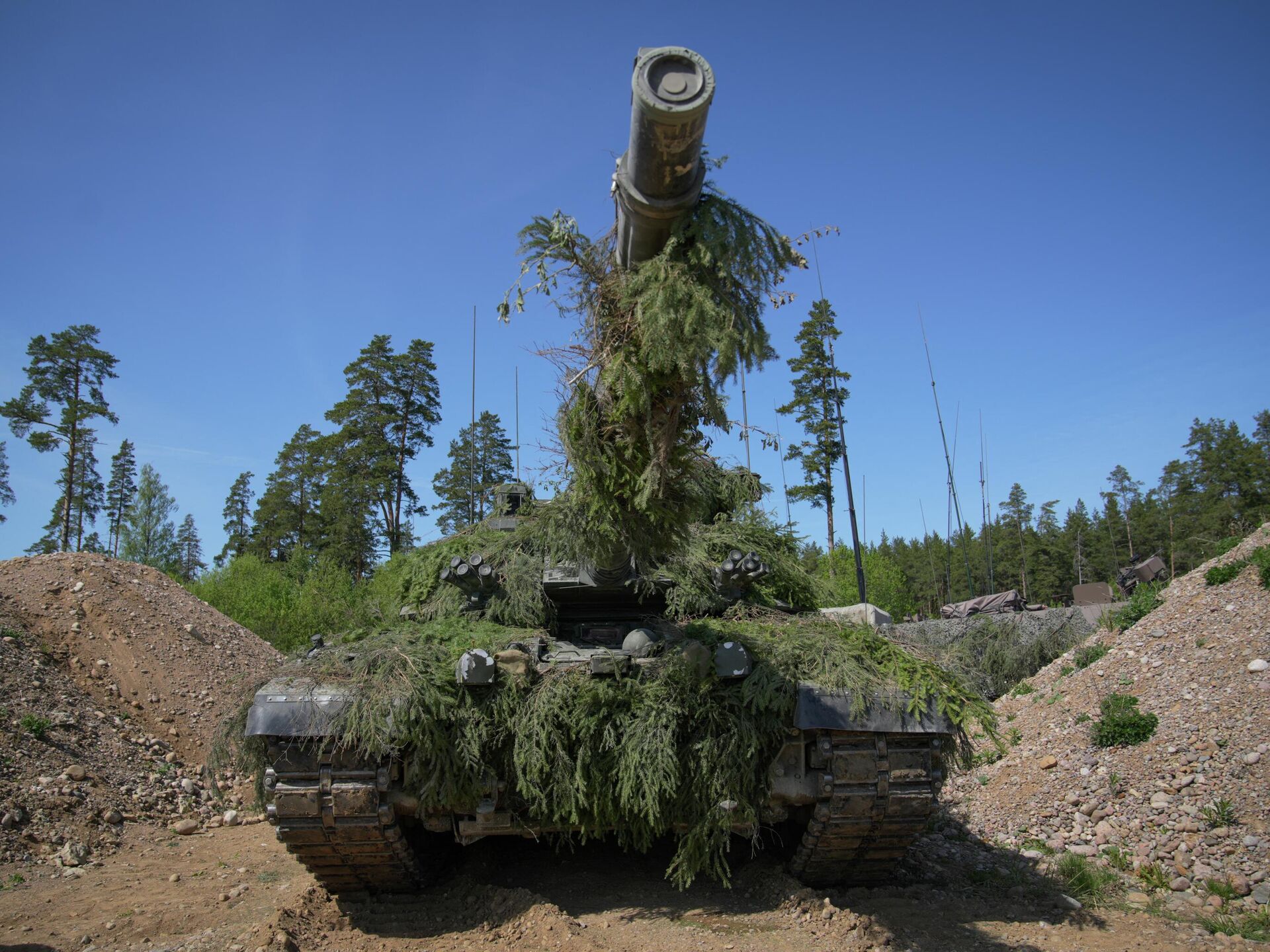 Challenger 2 Wallpapers - Top Free Challenger 2 Backgrounds ...