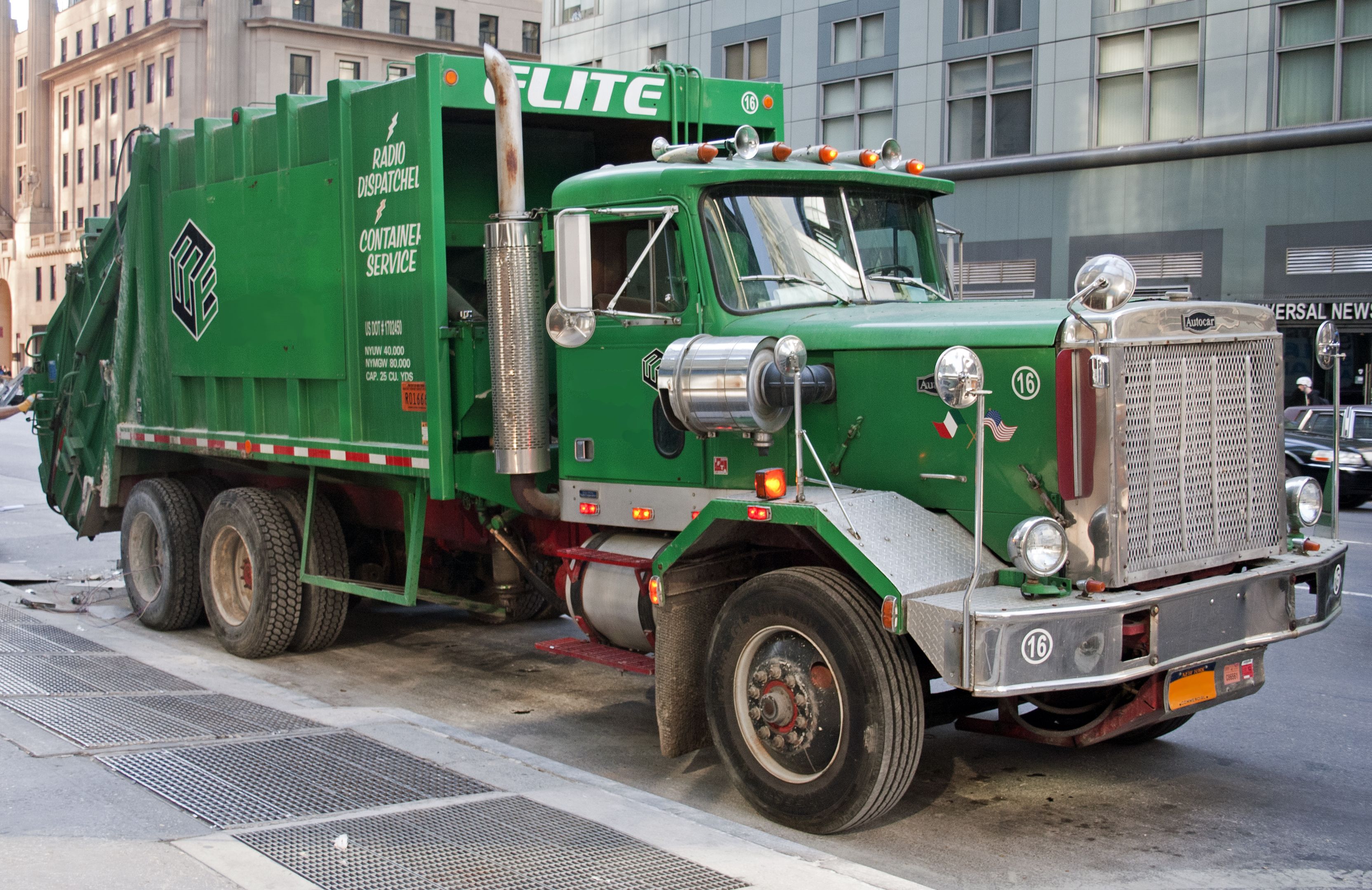 Trash Truck Wallpapers - Top Free Trash Truck Backgrounds - WallpaperAccess